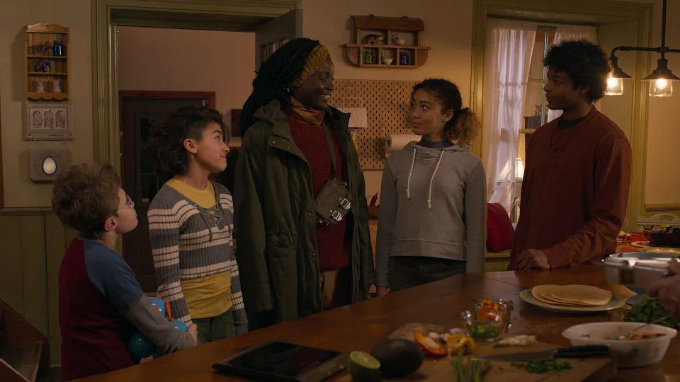 Star Trek's Oyin Oladejo Says 'Endlings' Helps Kids Tackle Big Issues ...