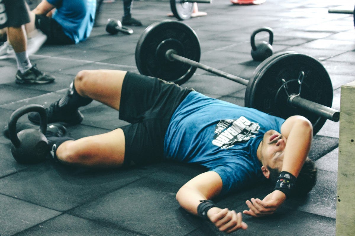 Is CrossFit More Dangerous Than Weightlifting? The Basic Risks, Explained