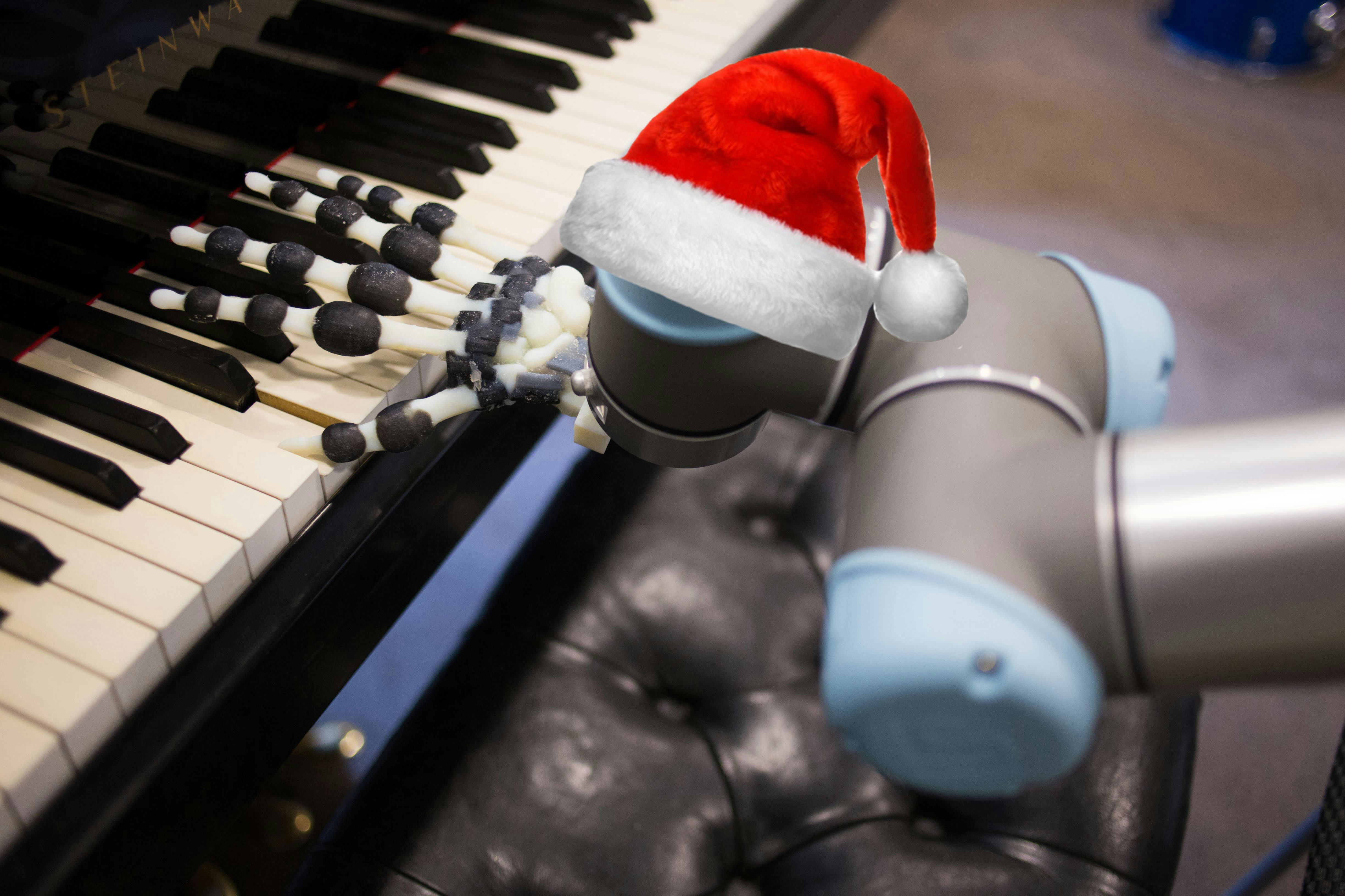 Watch a Fleshy Robot Pianist That Could Perform at Your Holiday Party