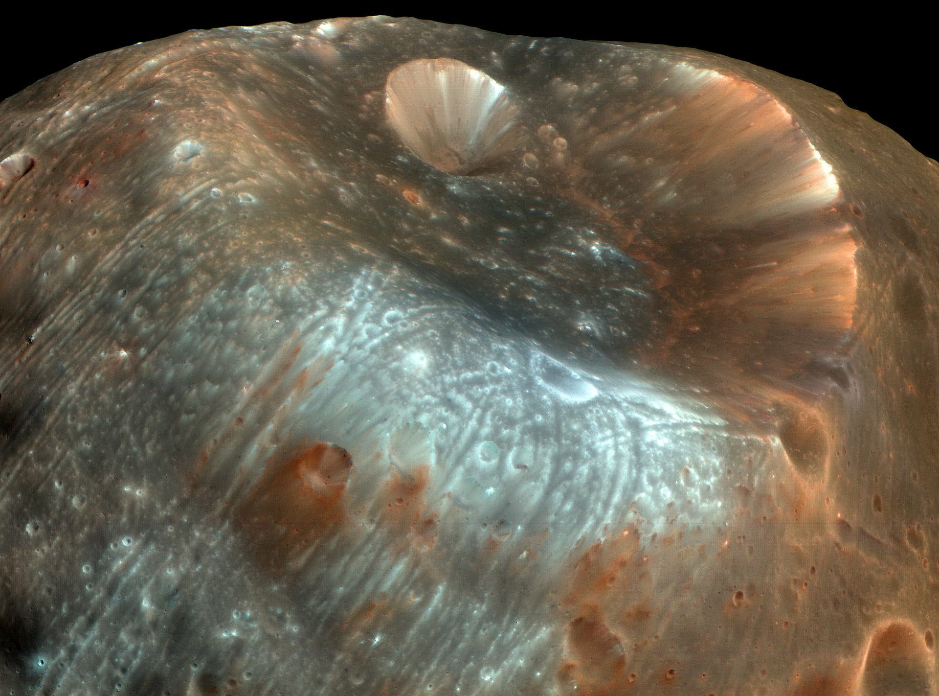 Mars' Moon Phobos Is Being Pulled Apart