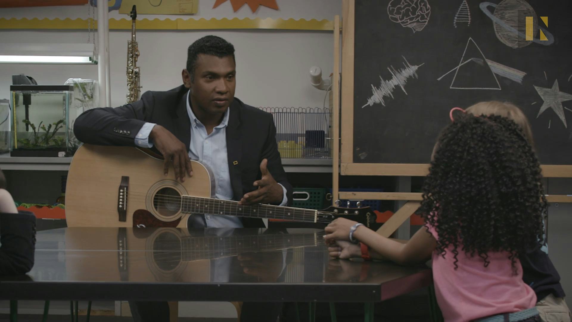 A Physicist Tries to Teach Kids String Theory Using Music