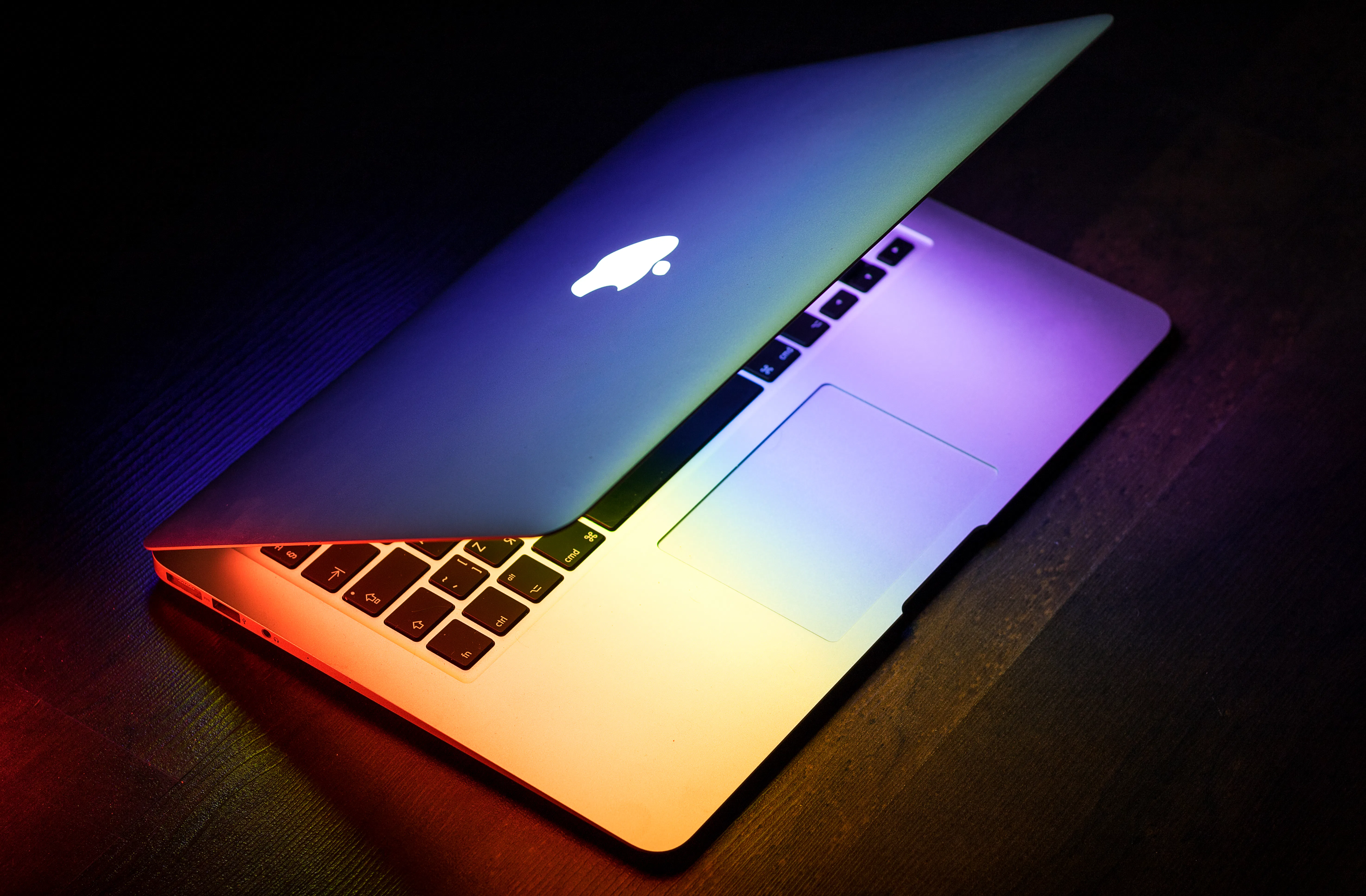 Dual-Screen MacBook Concept Shows Why Apple’s Patent Would Work Great