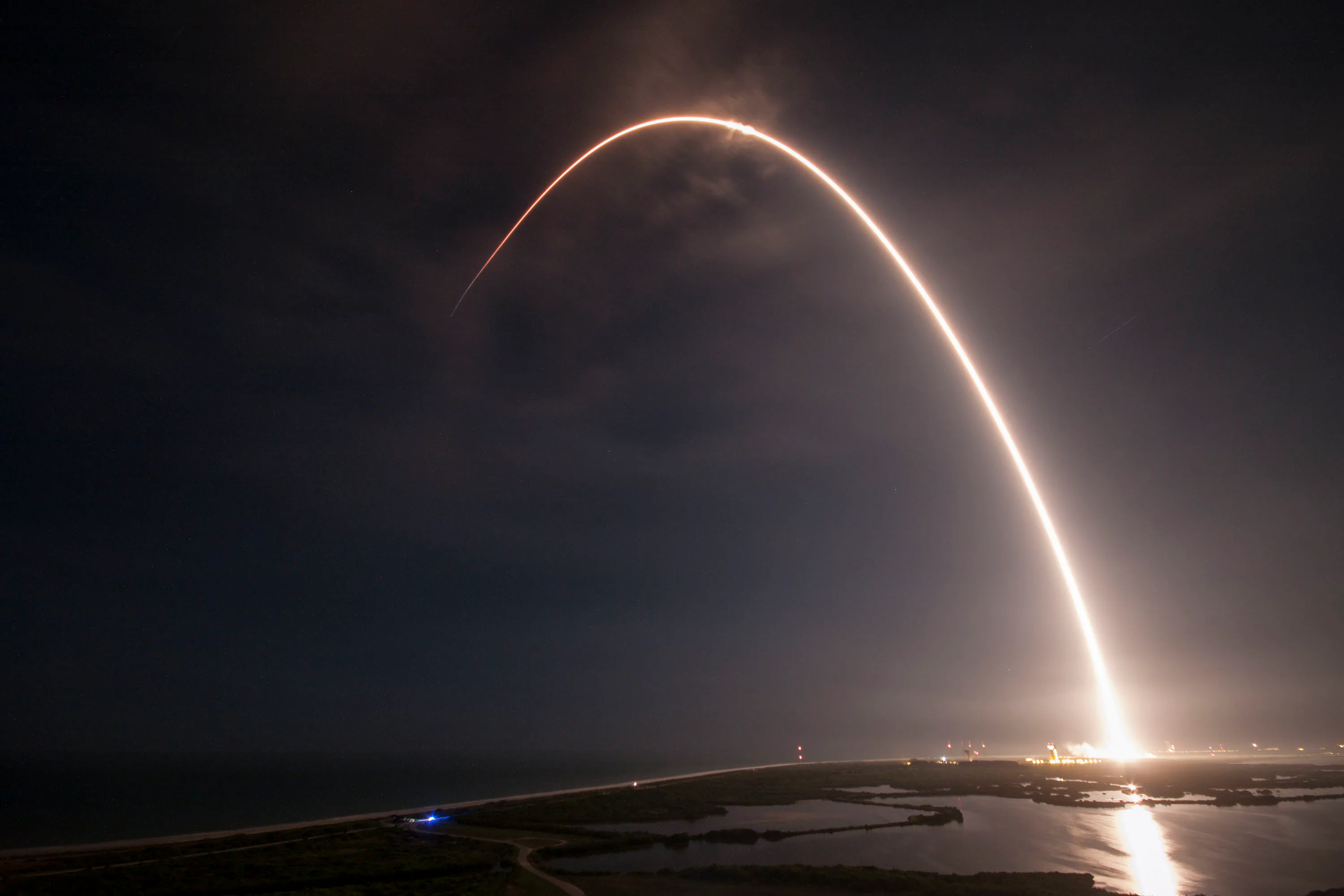 SpaceX Successfully Lands the Falcon 9 Rocket on a Droneship