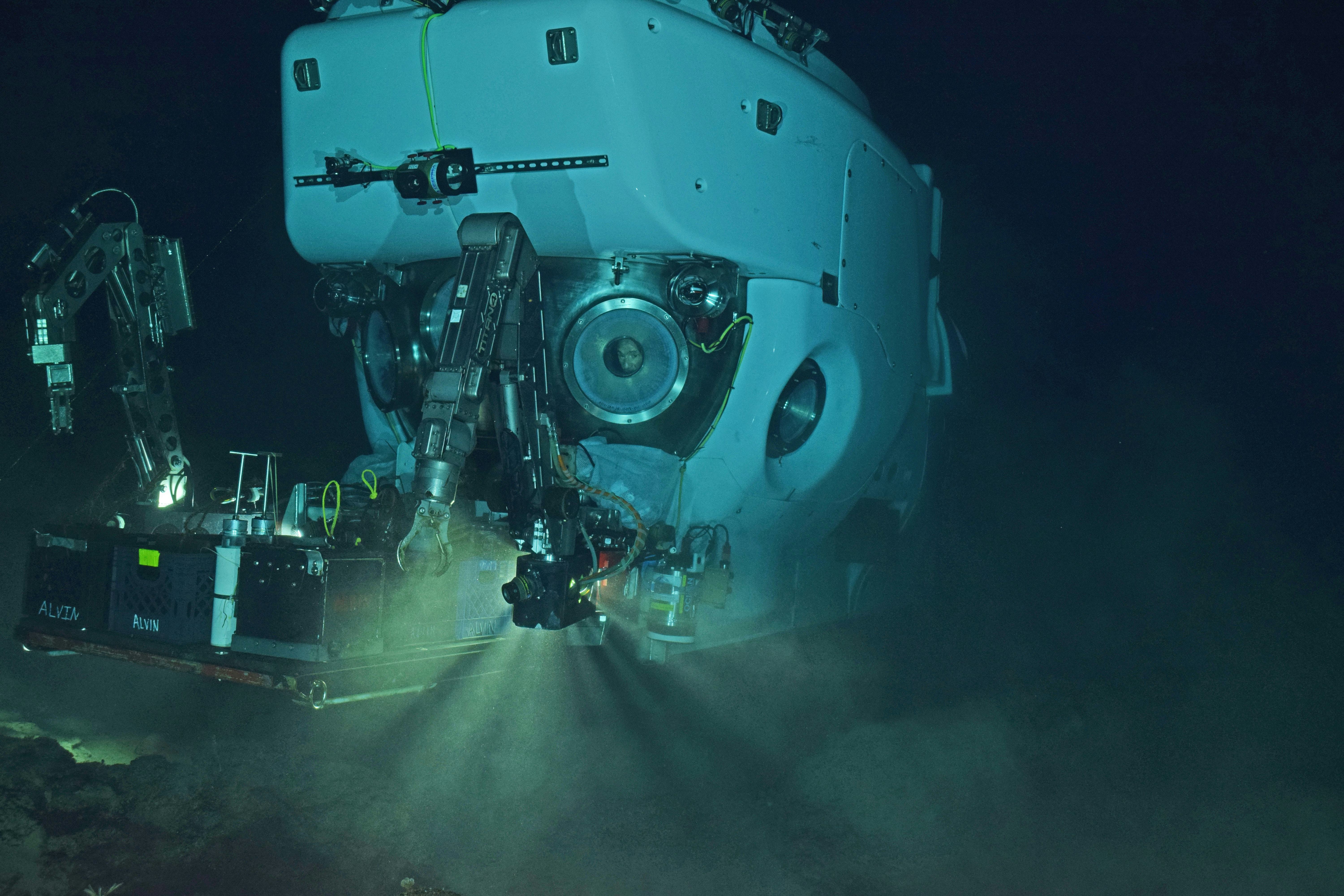 Geologist Describes "Frightening, Exhilarating" Dive 8,500 Feet Underwater