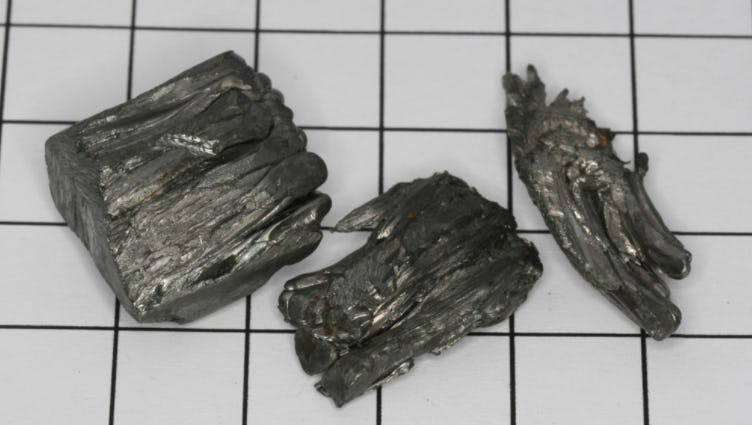 This Glowing Crystal Has the Quantum Internet Within Reach