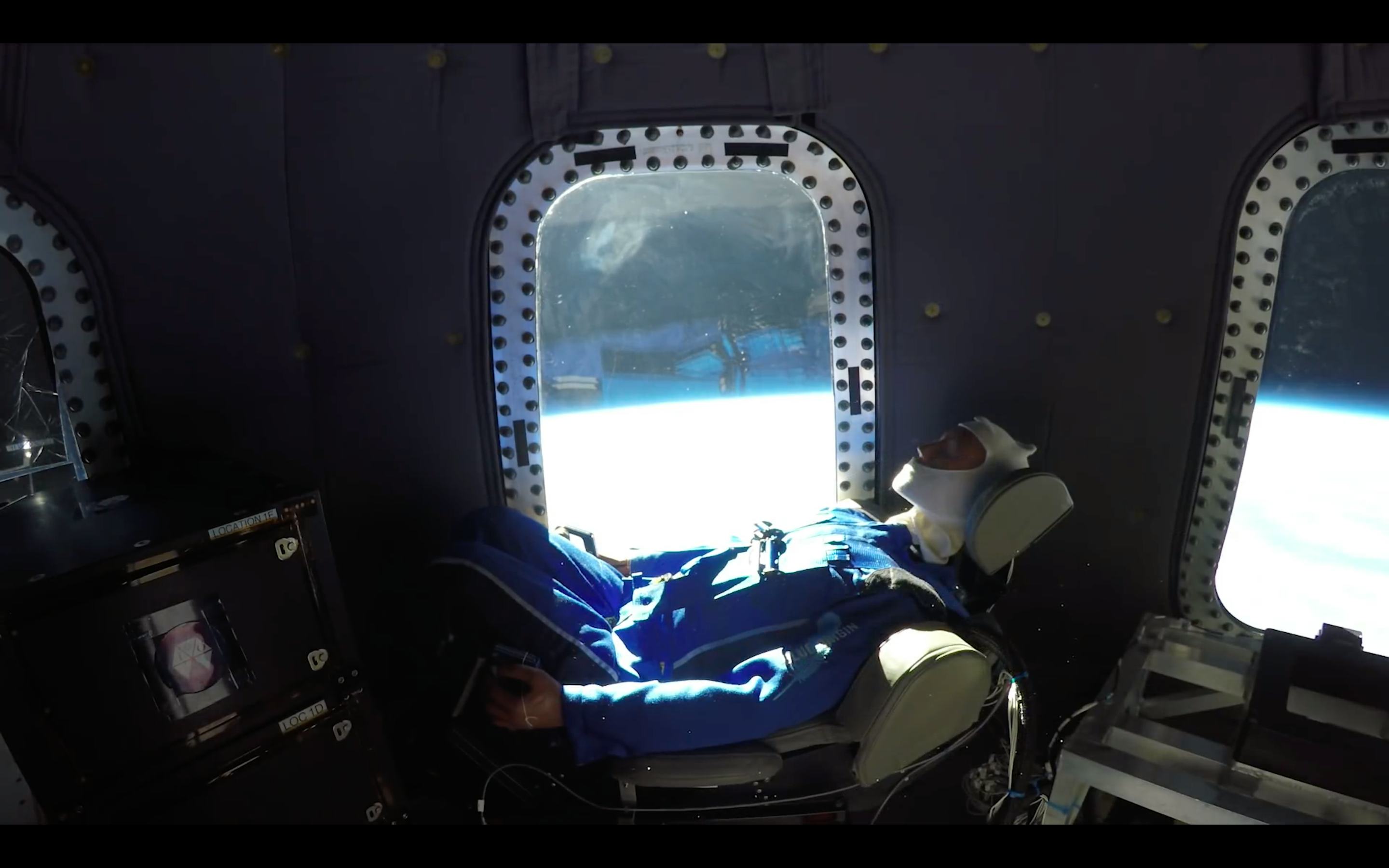 Watch Blue Origin's 'Mannequin Skywalker' Test Crew Capsule 2.0 in Space