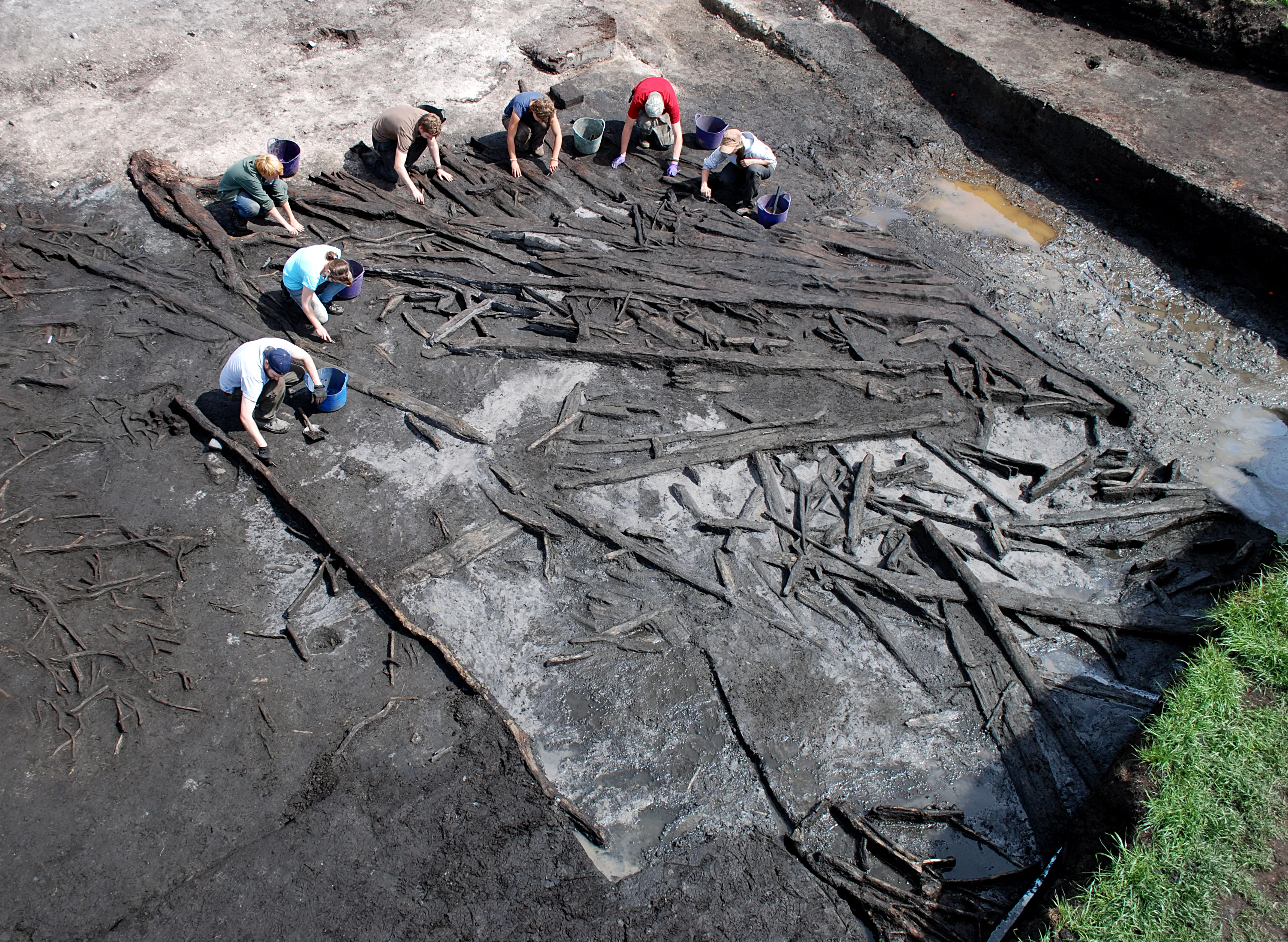 Prehistoric Humans Survived Extreme Climate Change, Excavation Reveals