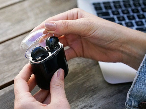 These Wireless Headphones Are the Best Alternative to AirPods