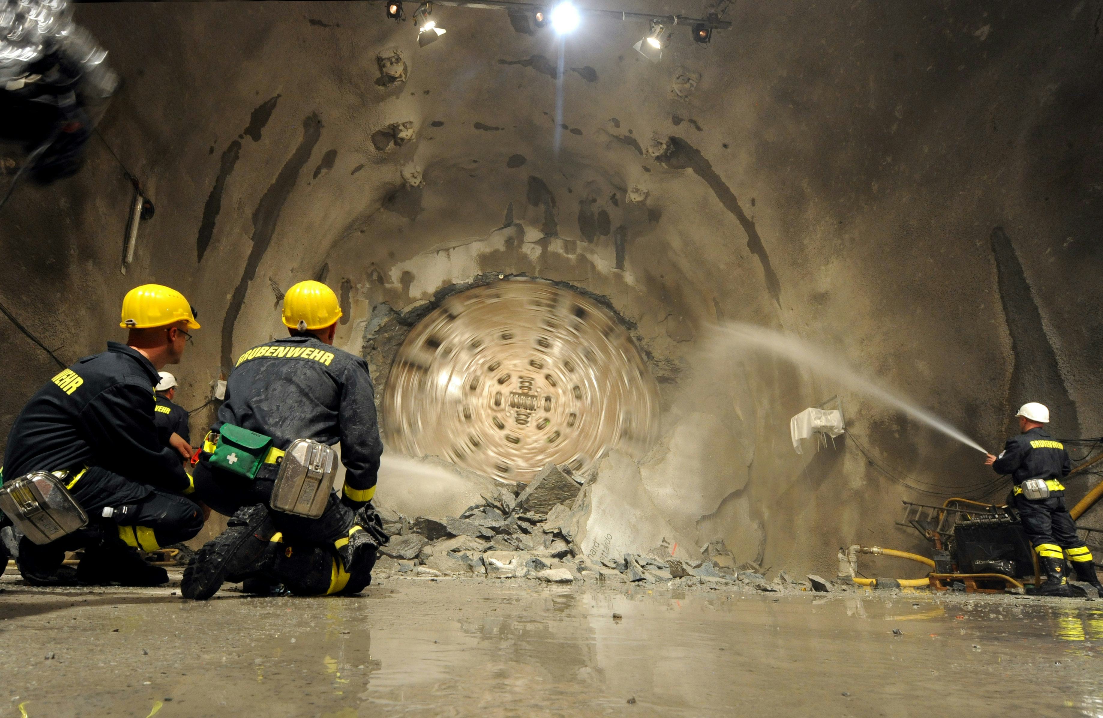The Boring Machine That Dug the 35-Mile-Long Gotthard Base Tunnel Ain't ...