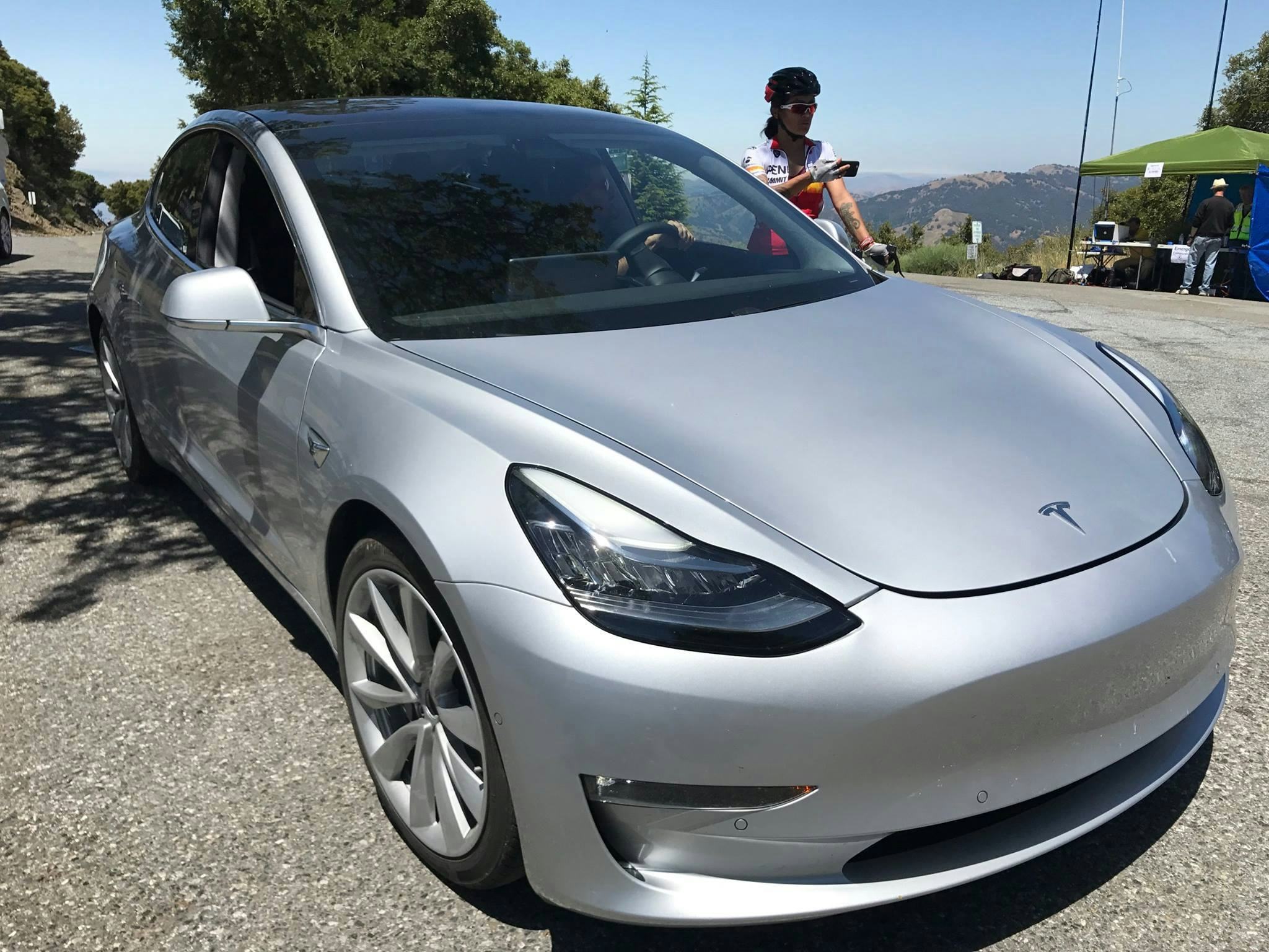These Tesla Model 3 Shots Reveal the Stunning New Dashboard