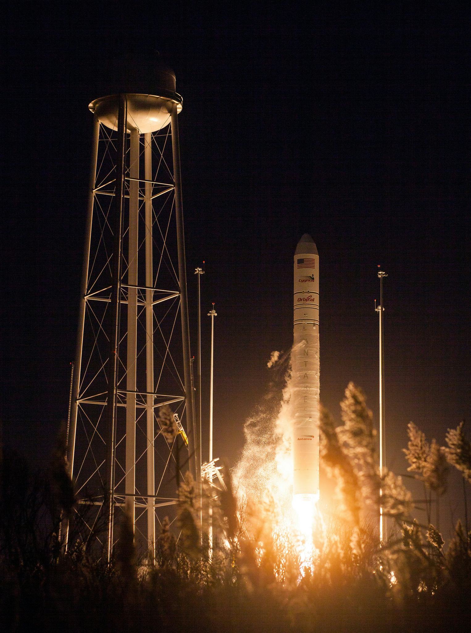 NASA Drops Spectacular Photos of Antares Rocket Explosion on Flickr