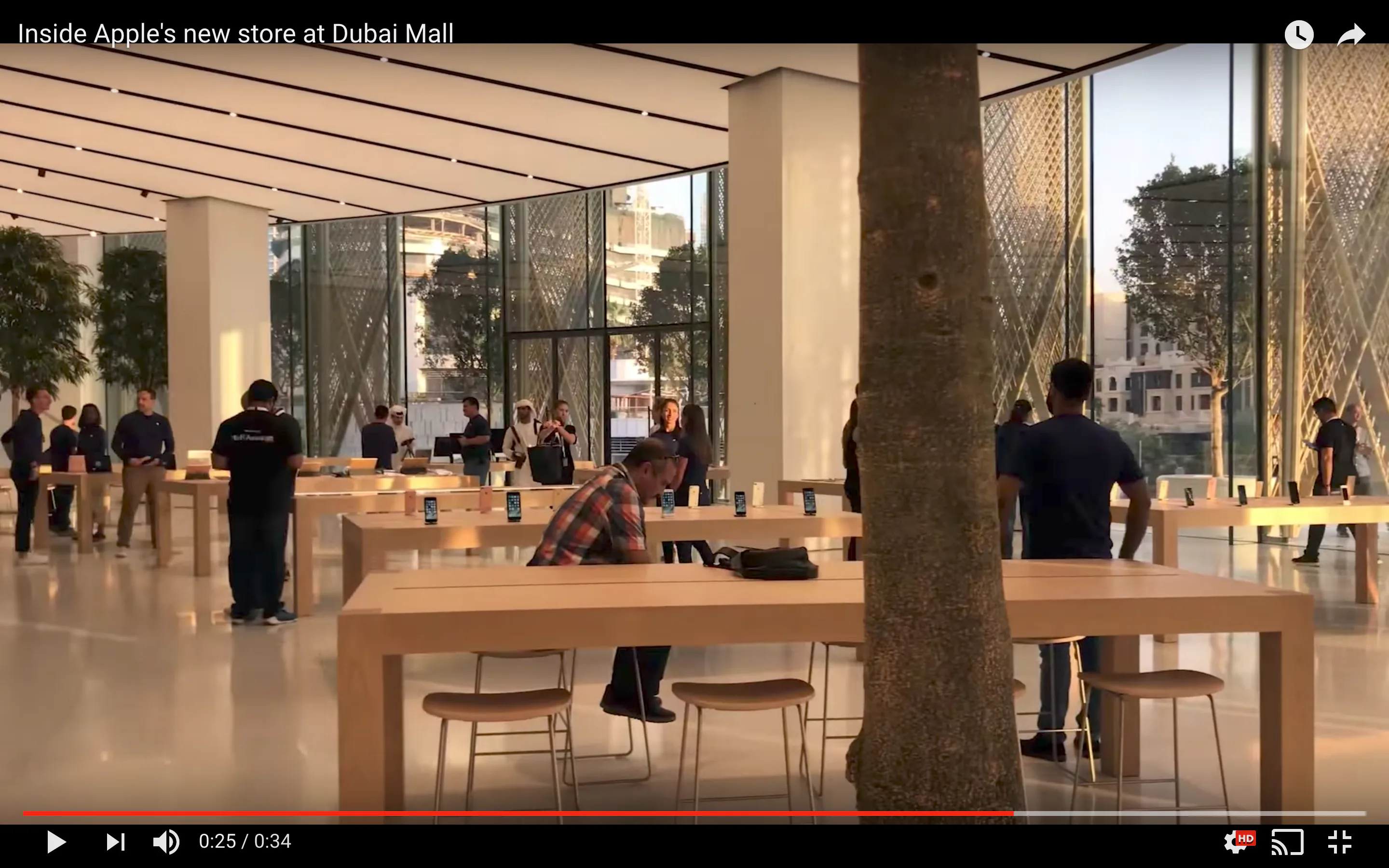 14 Stunning Images of Apple Dubai Mall