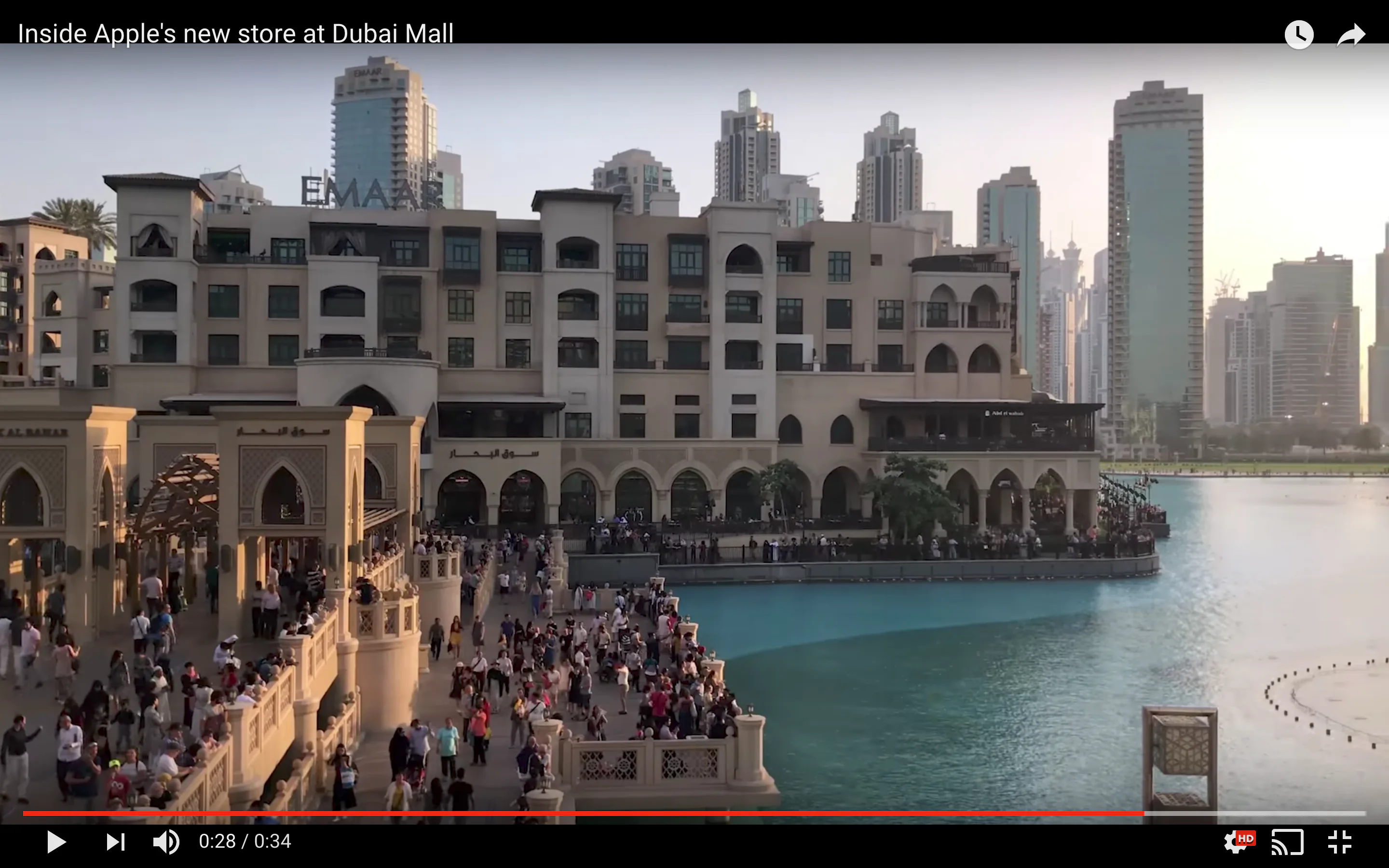 14 Stunning Images of Apple Dubai Mall