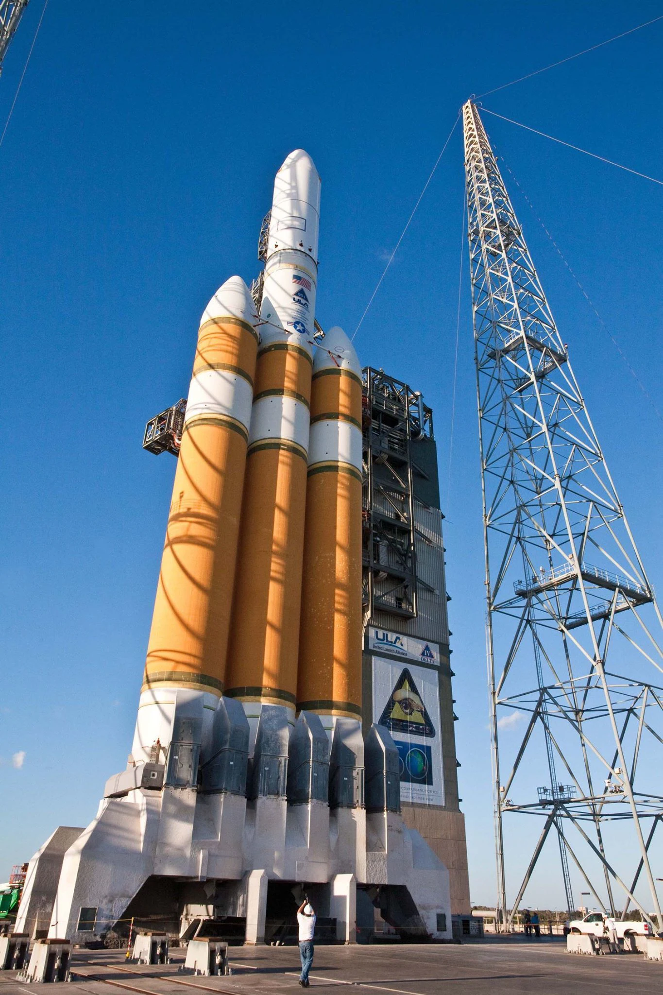 Watch This Delta IV Heavy Rocket Send Spy Satellites Into Space Today watch-this-delta-iv-heavy-rocket-send-spy-satellites-into-space-today