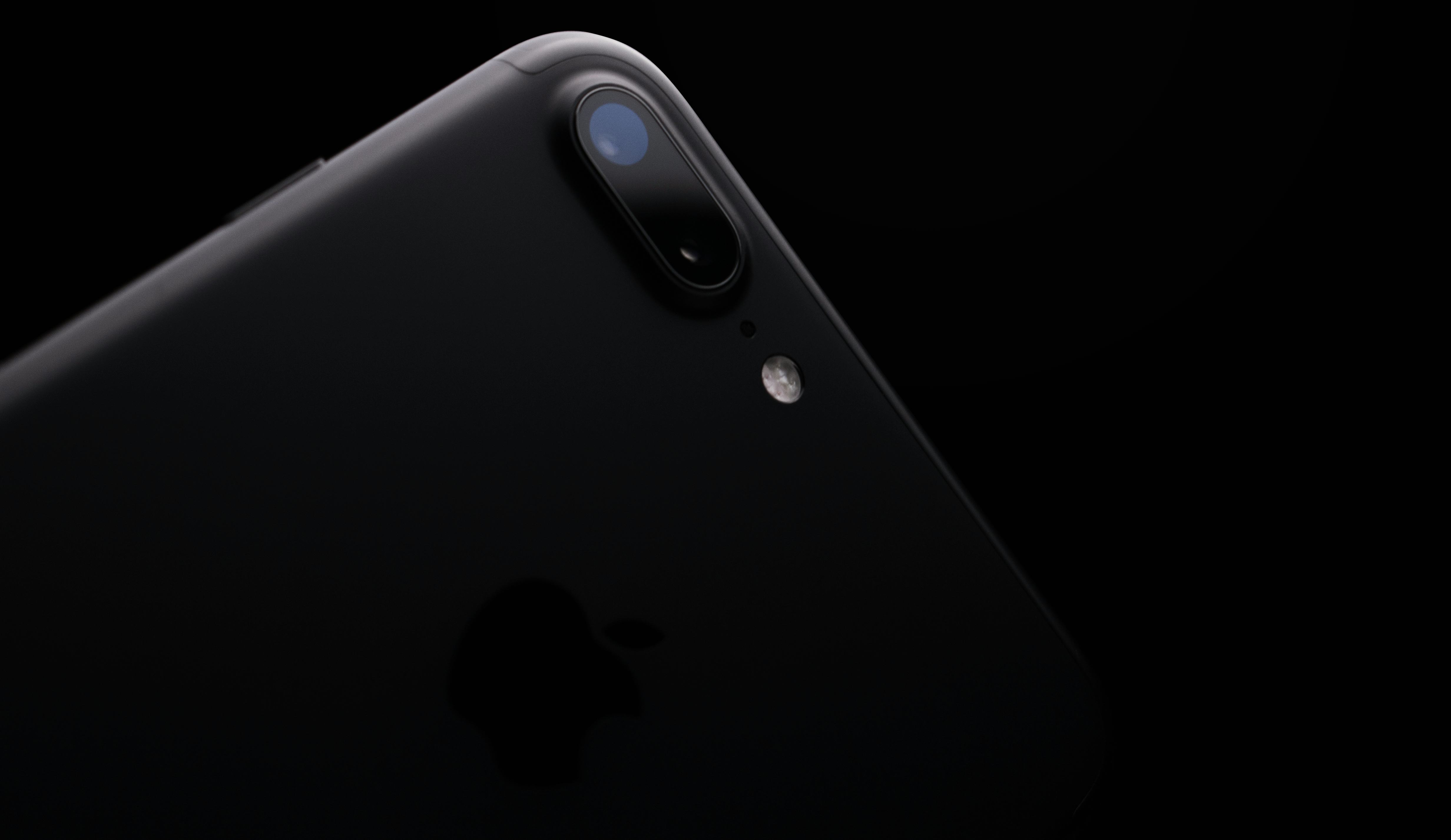 iPhone 2019: How Apple Plans to Use a Third Camera to Auto-Repair Photos