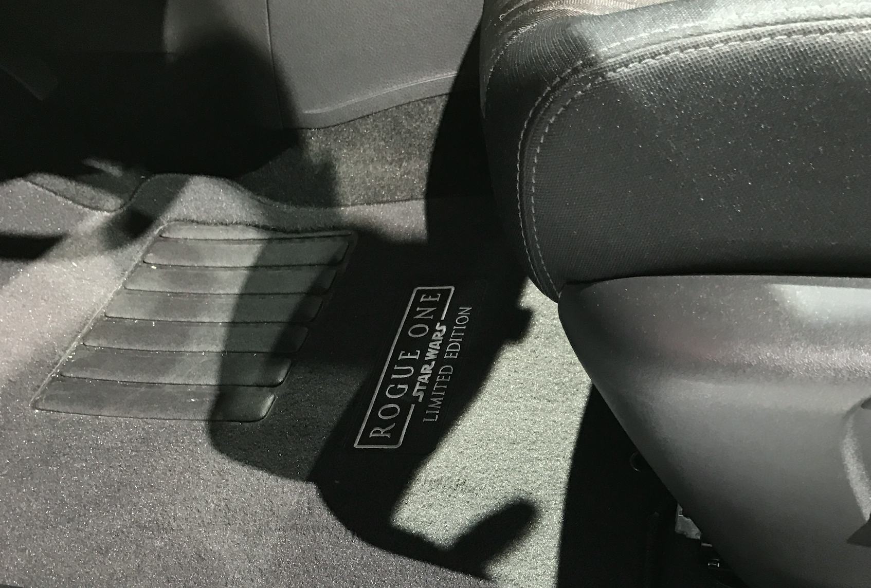 Nissan Debuts Its 'Star Wars: Rogue One' Car at LA Auto Show