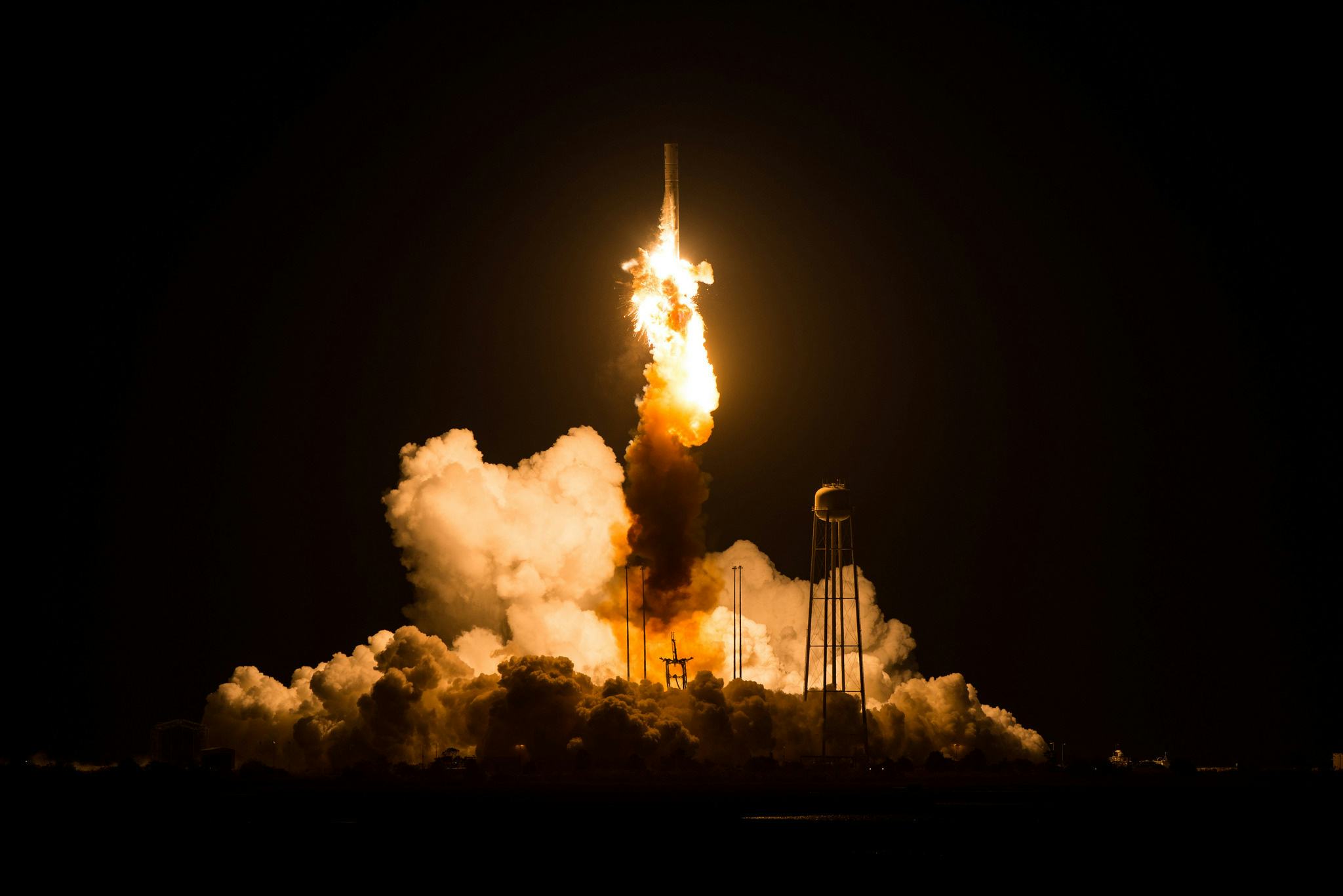 NASA Drops Spectacular Photos of Antares Rocket Explosion on Flickr
