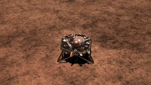 Mars InSight Lander: New Images Show It With an Alien Green Glow from Space