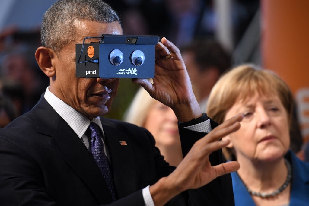 Obama Was Amazed at His First Experience With a Virtual Reality Headset