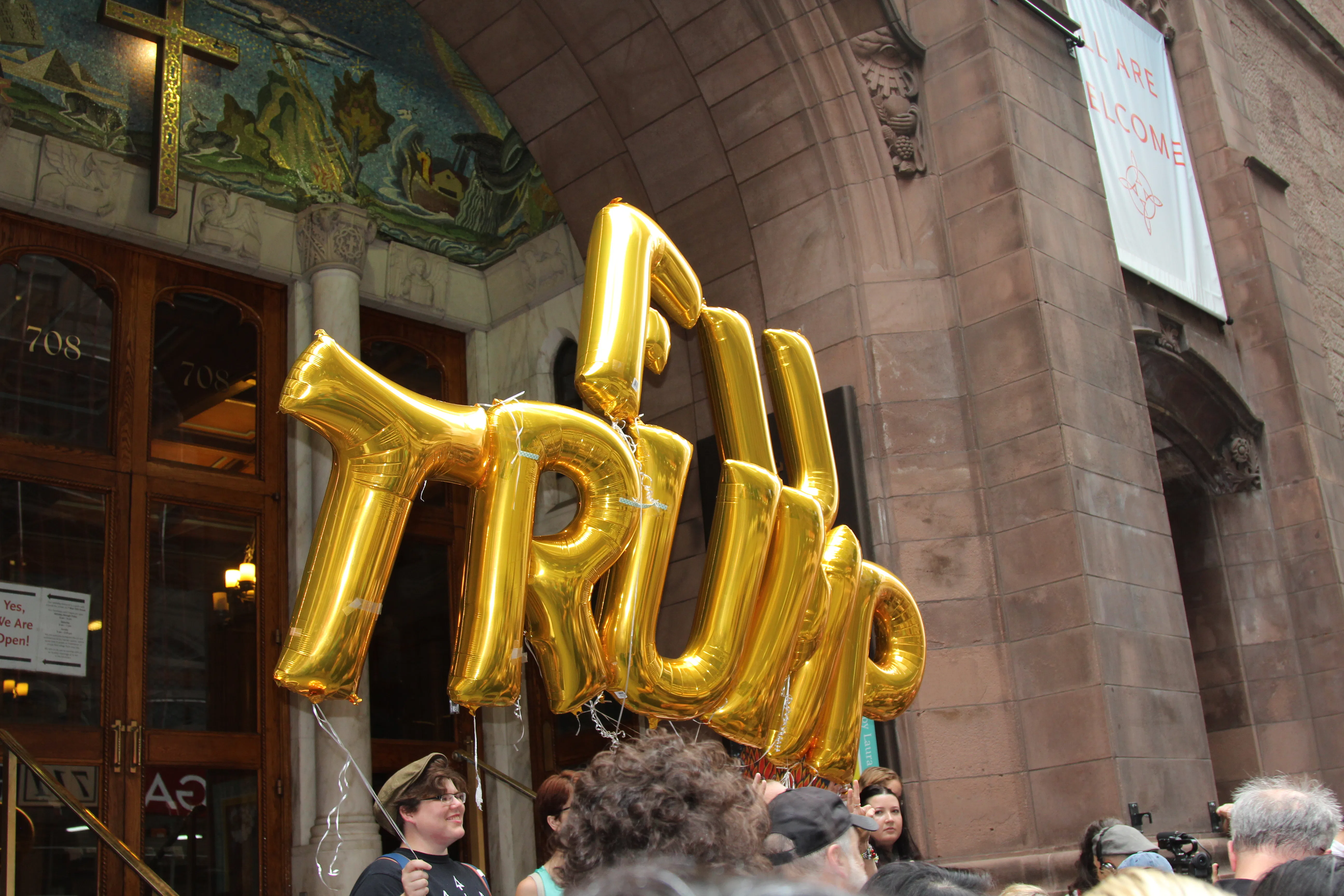 Cops, Protestors Surround Trump Tower After Charlottesville Speech