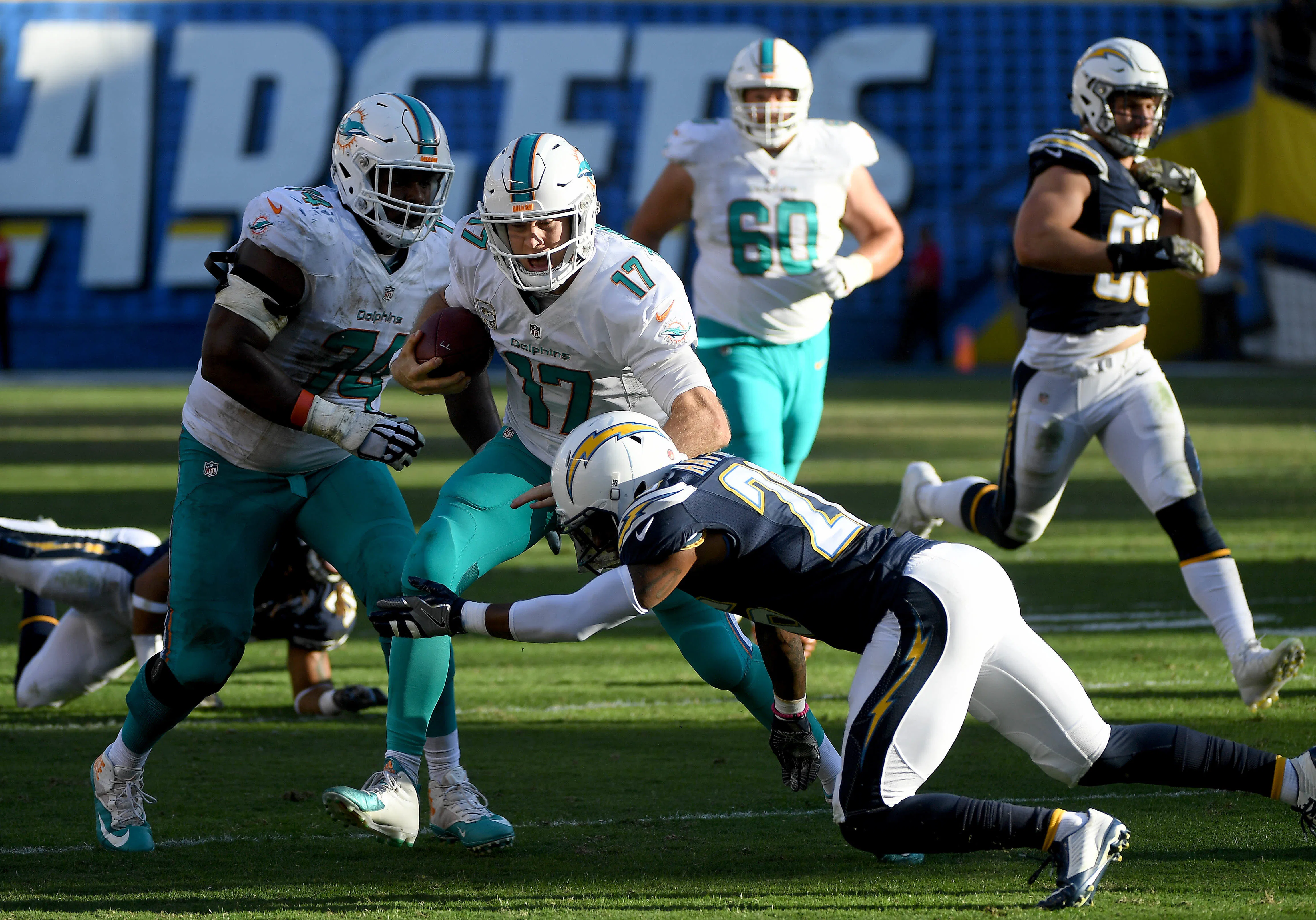 Who Will Win Miami Dolphins vs. Los Angeles Chargers? AI Predicts