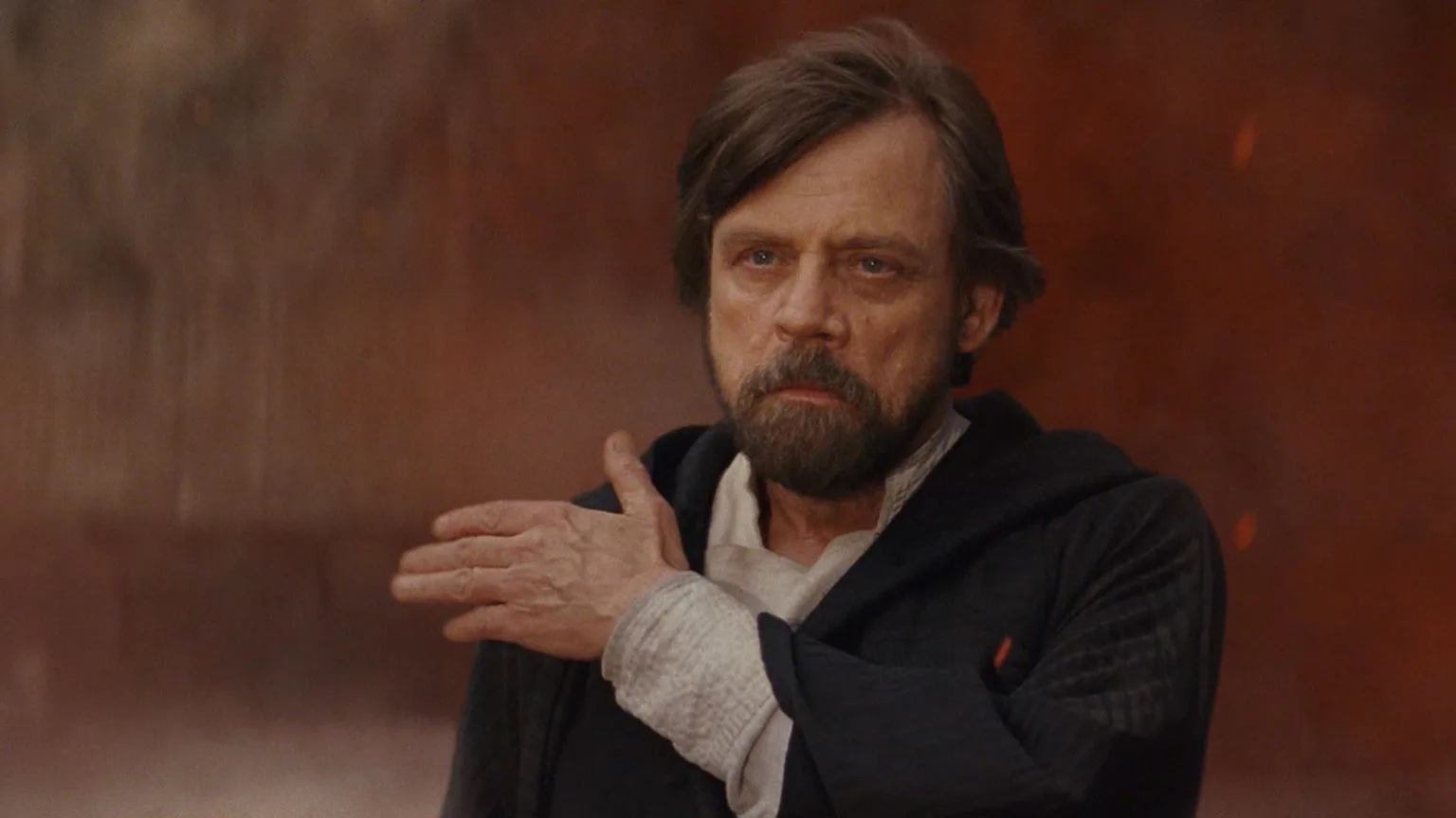 'Star Wars Episode 9': Mark Hamill Teases Return of Beloved Character