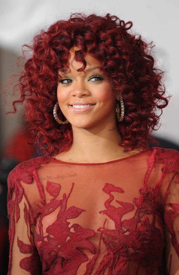 Rihanna Debuts Bold Block Eyebrows As The Latest Move In Her Epically ...