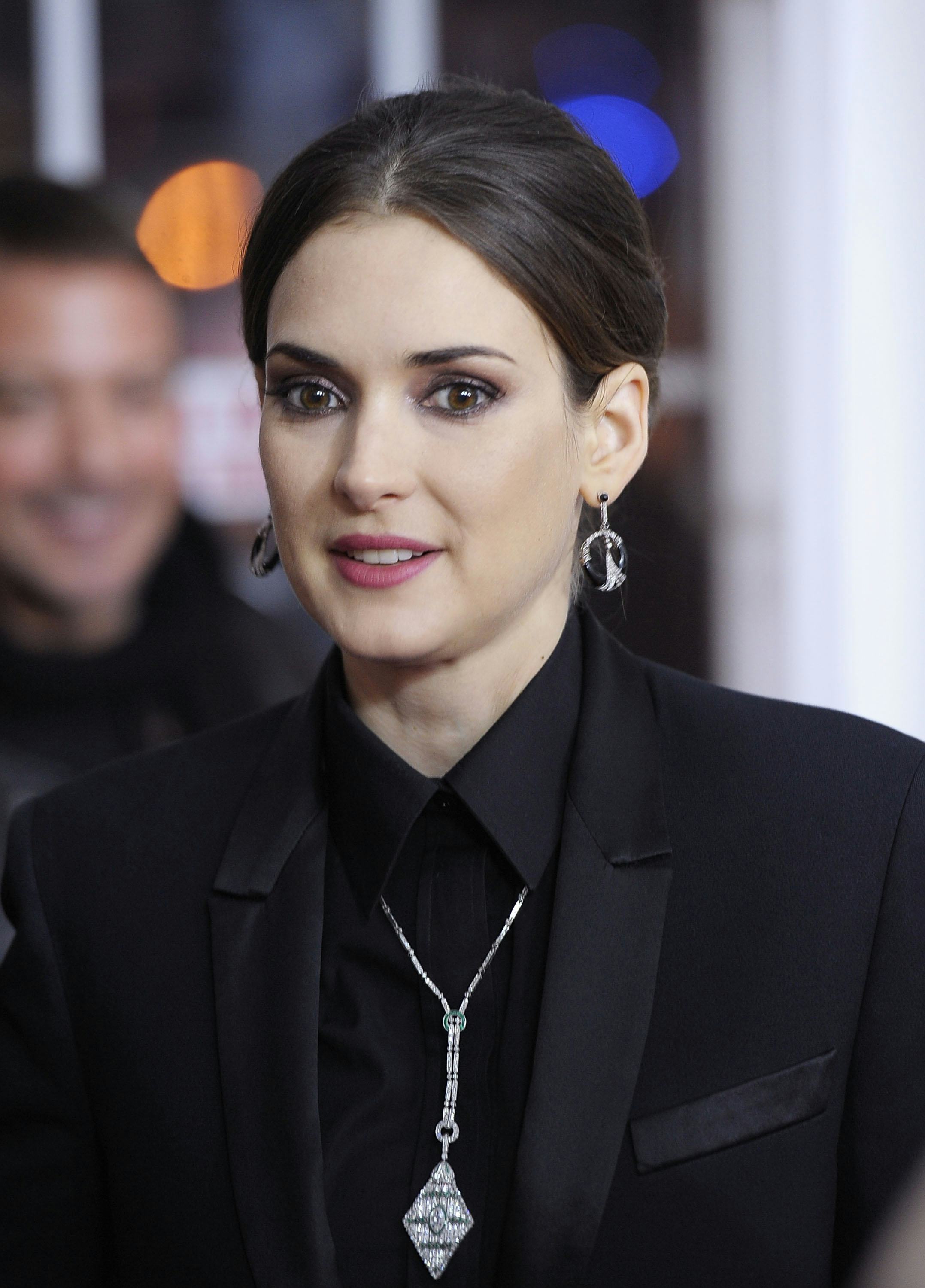 11 Reasons Winona Ryder Is The Ultimate Fashion Icon — PHOTOS