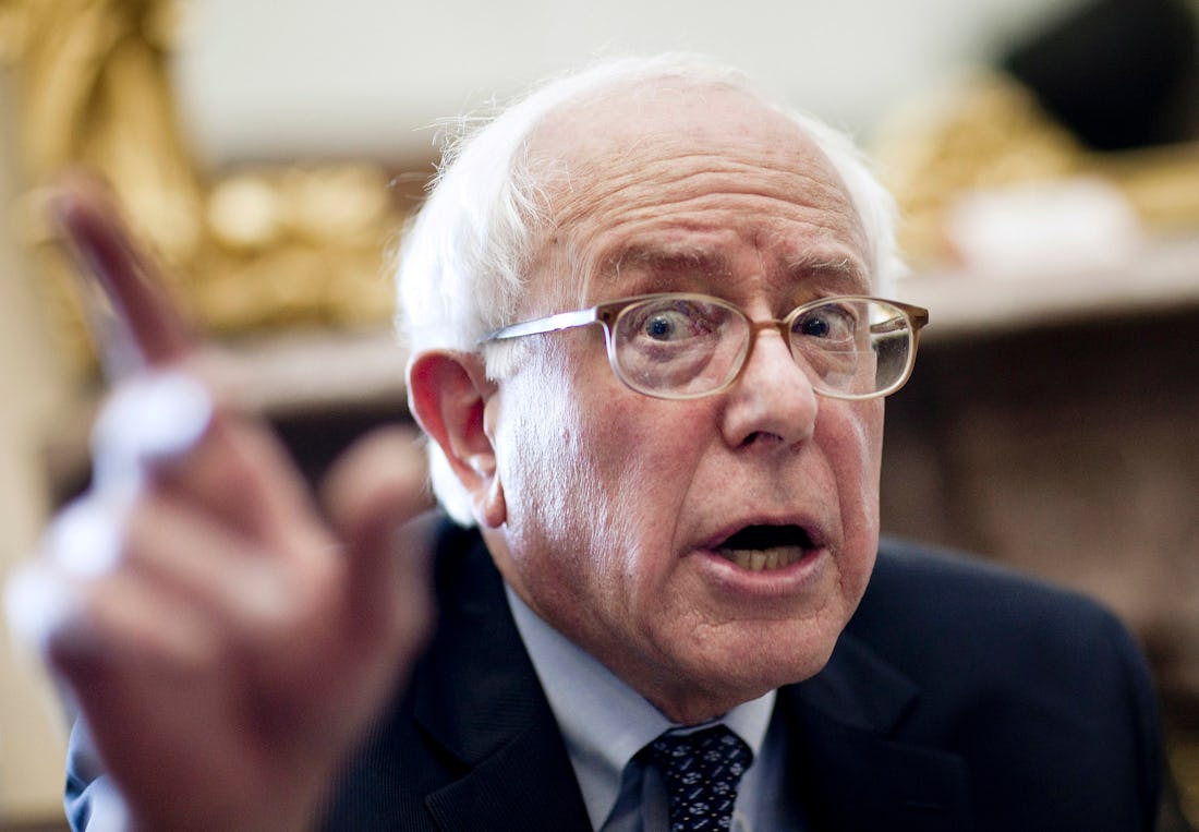 27 Enthusiastic Photos Of Bernie Sanders Looking So Passionate, You'll ...
