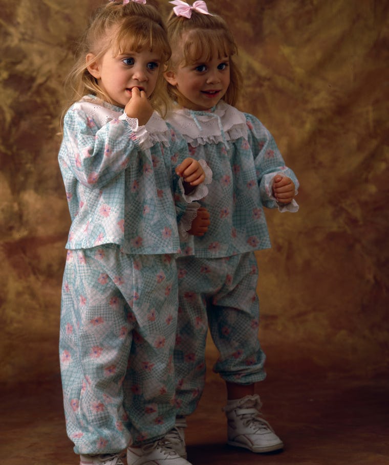 16 Archived 'Full House' Photos Of The Tanner Sisters In All Their ...