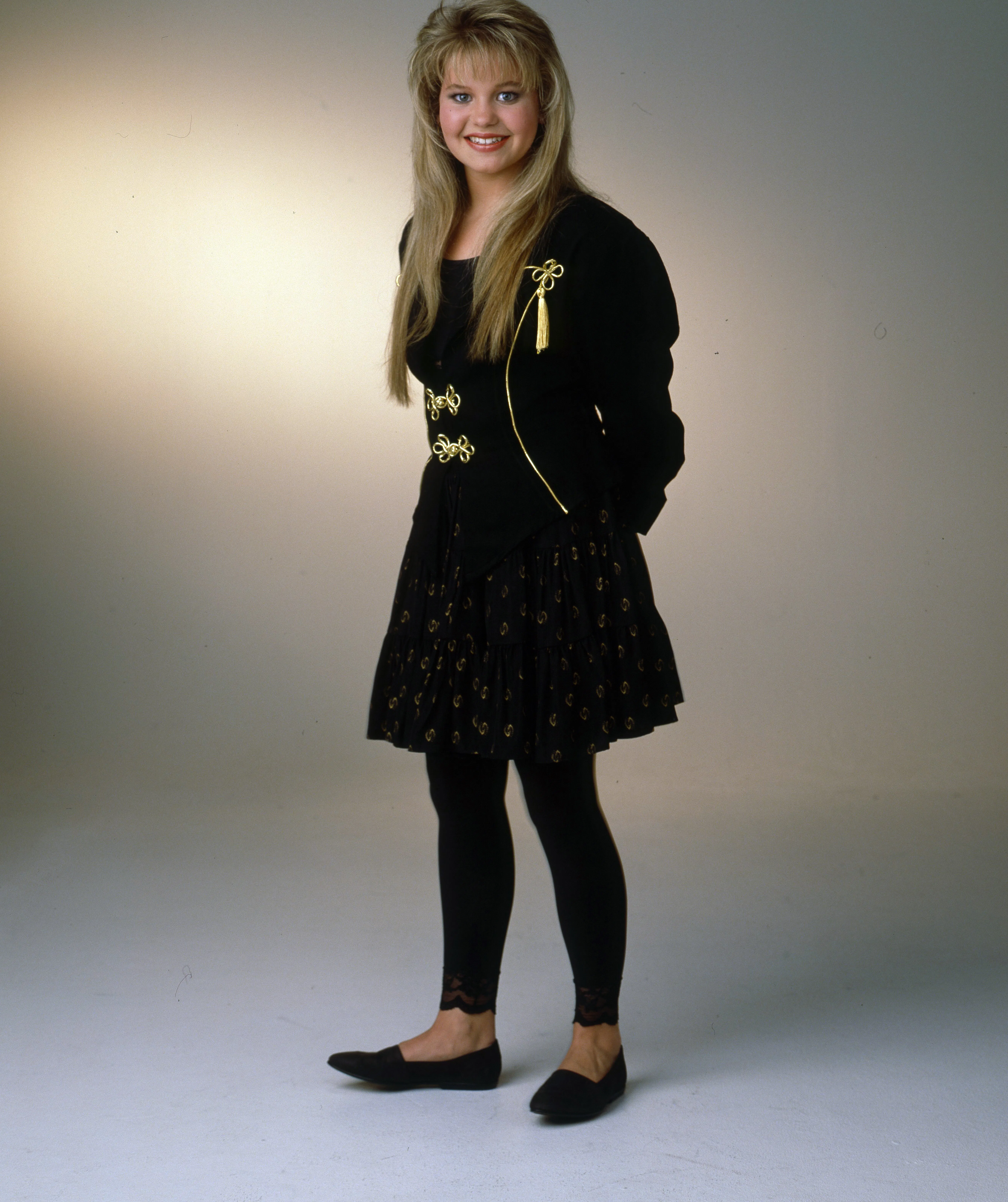 16 Archived 'Full House' Photos Of The Tanner Sisters In All Their ...