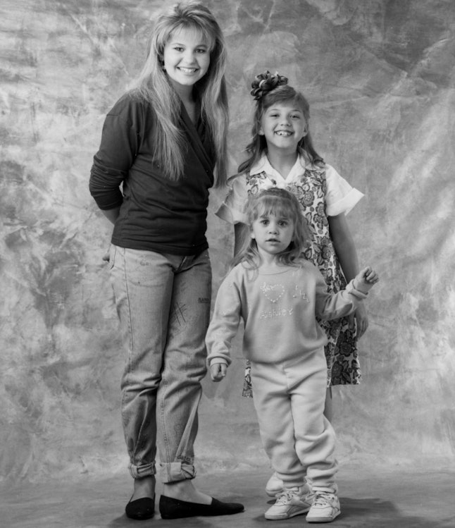 16 Archived 'Full House' Photos Of The Tanner Sisters In All Their ...