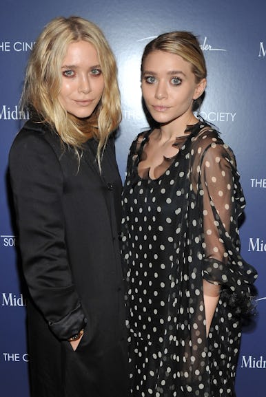 The 71 Times Mary-Kate & Ashley Olsen Smiled Without Teeth — PHOTOS