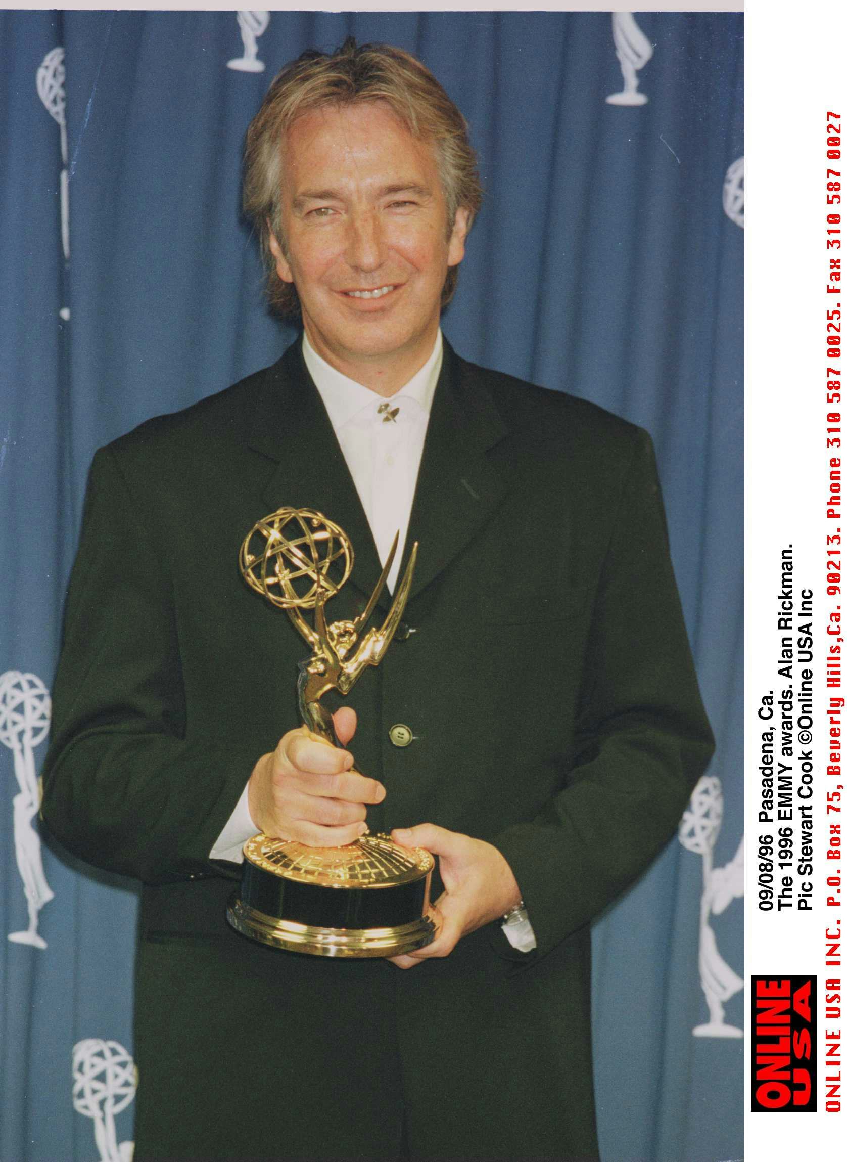 22 Incredible Photos Of Alan Rickman Throughout The Icon's Dazzling ...