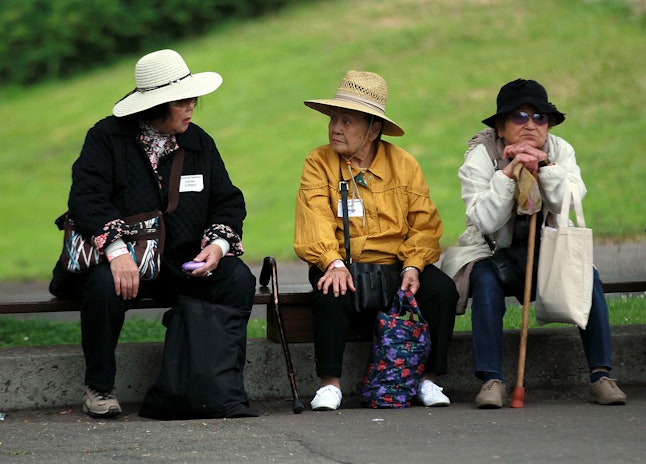 How Friends Help Each Other: 5 Heartwarming Health Benefits of Friendship