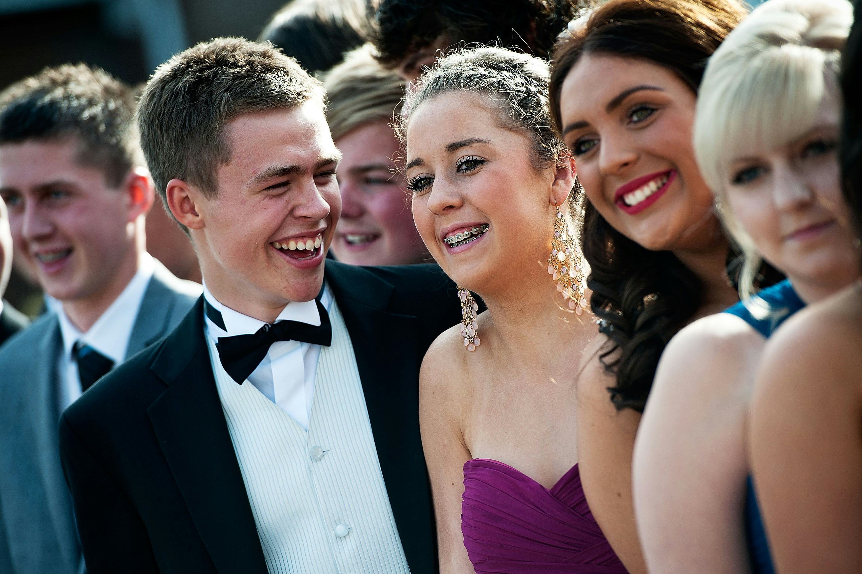 9 Tips For Posing In Prom Photos, Because You'll Want to Frame (Or ...