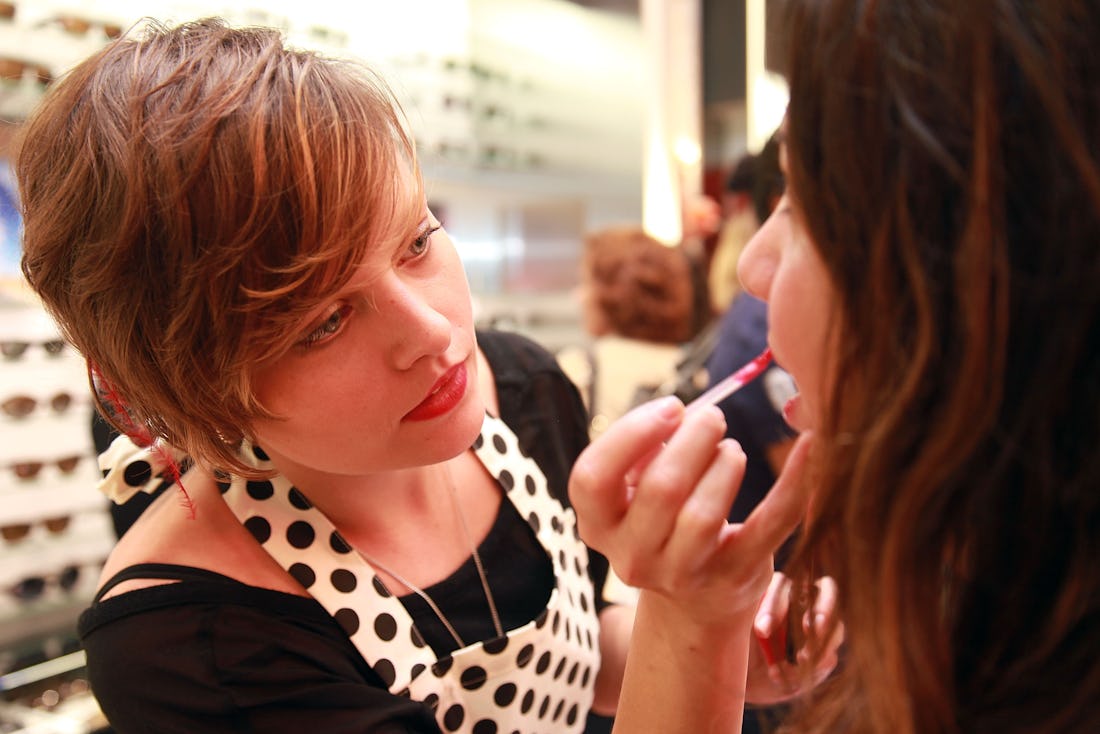 The 13 Stages Of Losing Your Makeup Bag Because It Really Is The Worst