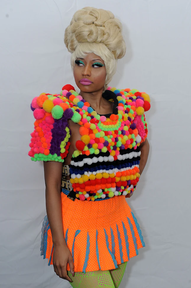Nicki Minaj "Anaconda" Cover Art & 8 More of Her Attention-Seeking ...