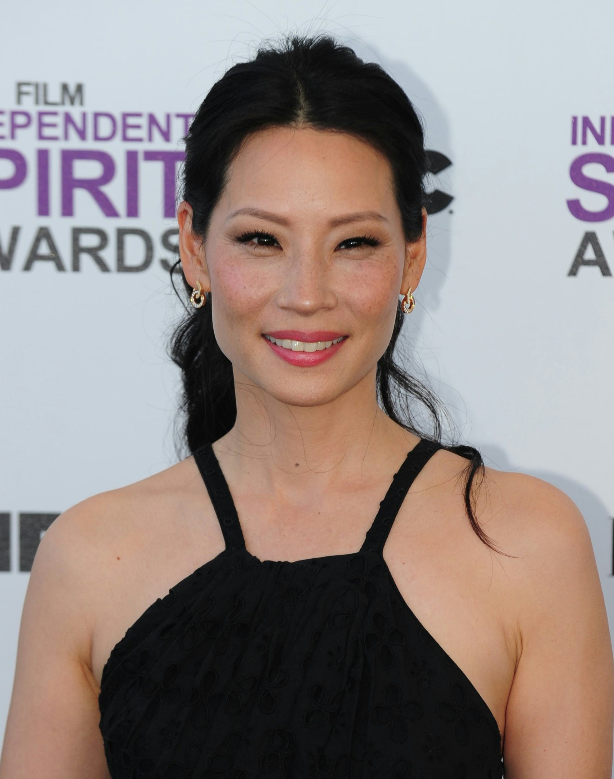 12 Fabulous Freckled Females Who Will Make You Love Your Spots