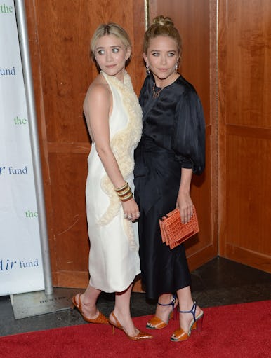 The 71 Times Mary-Kate & Ashley Olsen Smiled Without Teeth — PHOTOS