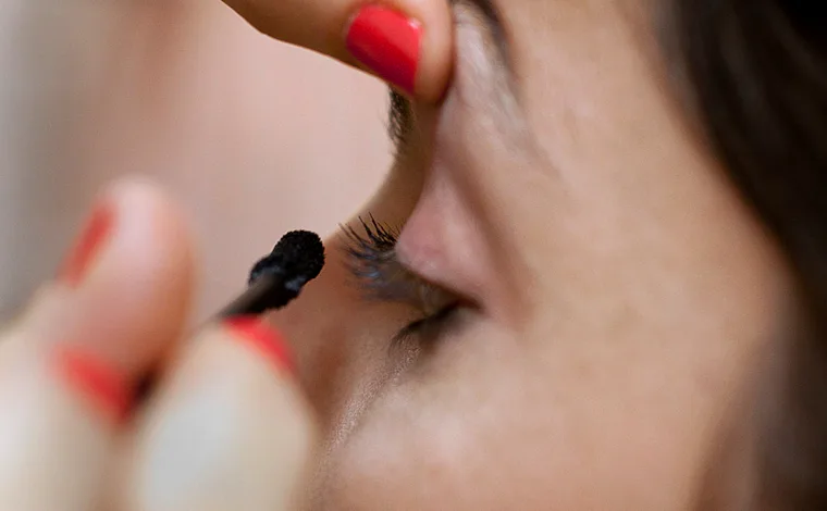 7 Scary Reasons You Shouldn't Be Sharing Your Makeup With Anyone Ever