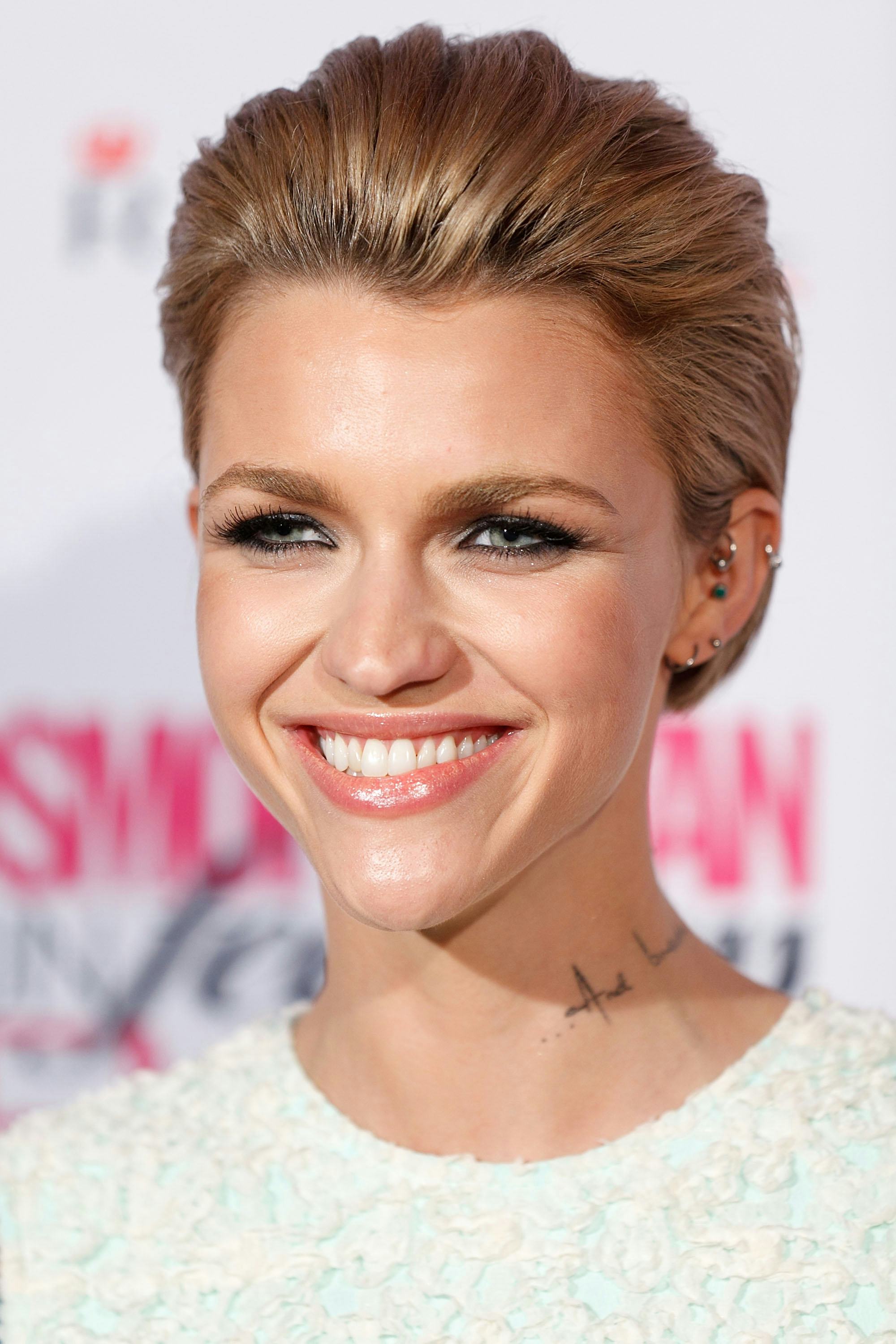 Ruby Rose Dyed Her Hair Green, Showing Us She Can Pull Off Any Color ...