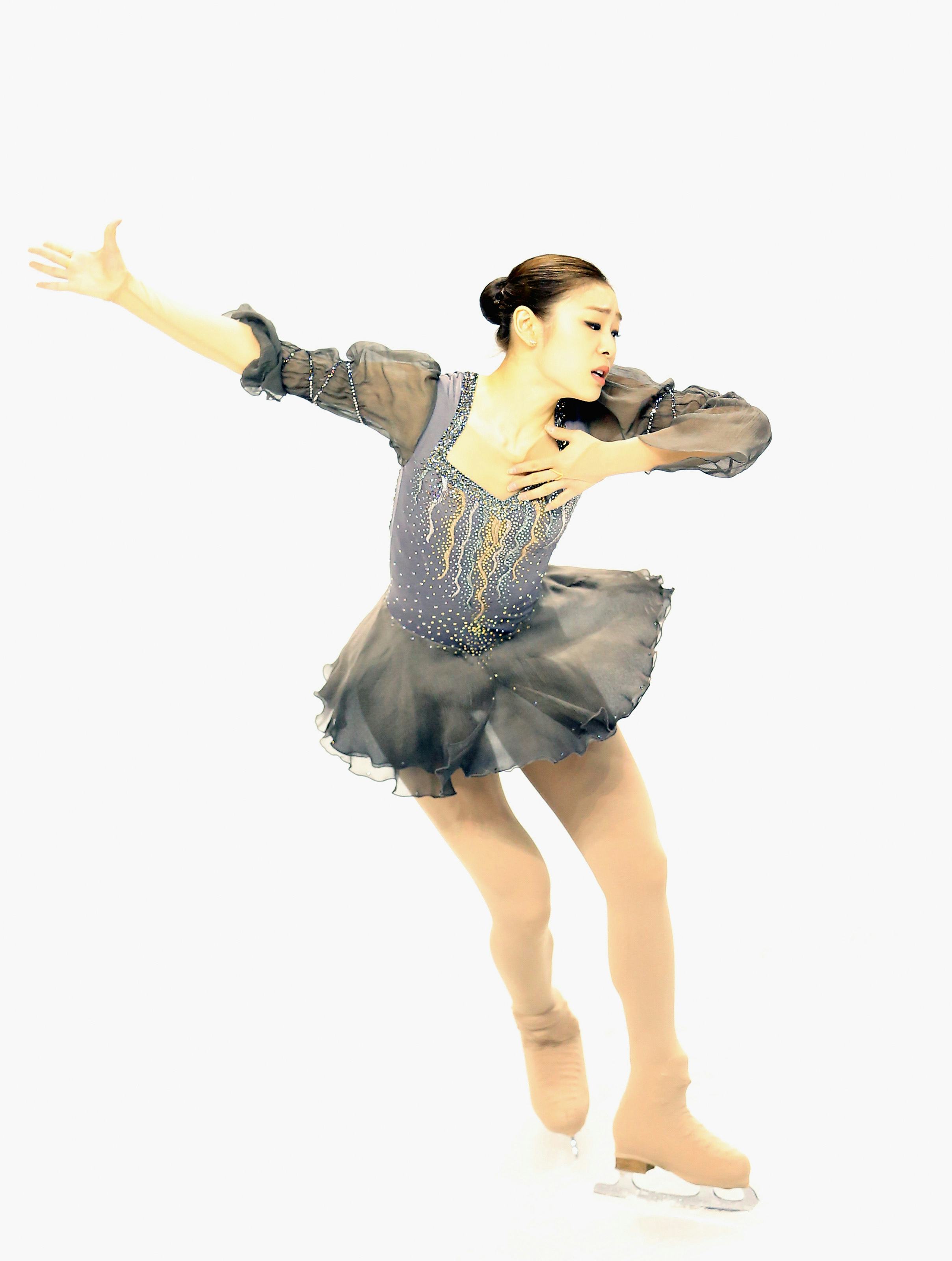 10 Best Kim Yuna Figure Skating Costumes To Hopefully Convince Her To ...