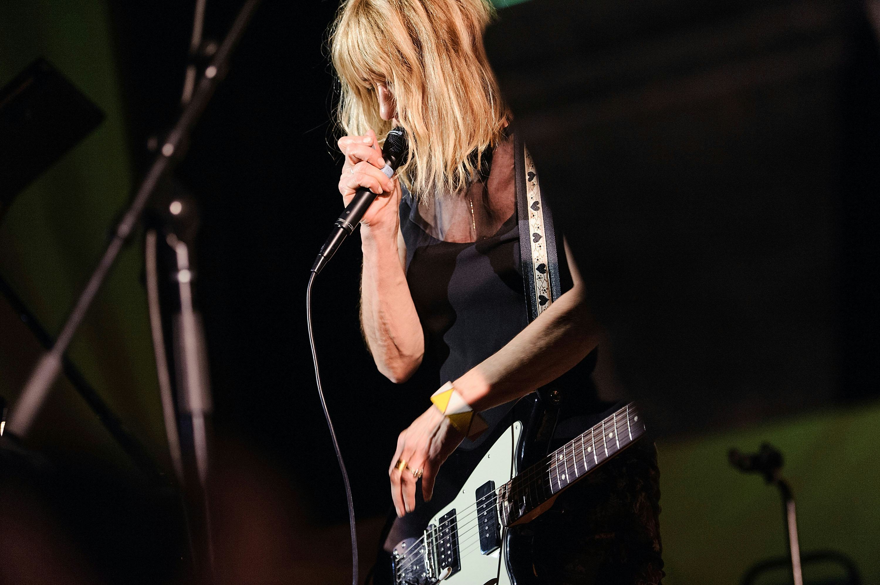 15 Kim Gordon Quotes From Her ‘Girl In A Band’ Memoir That Cement Her ...
