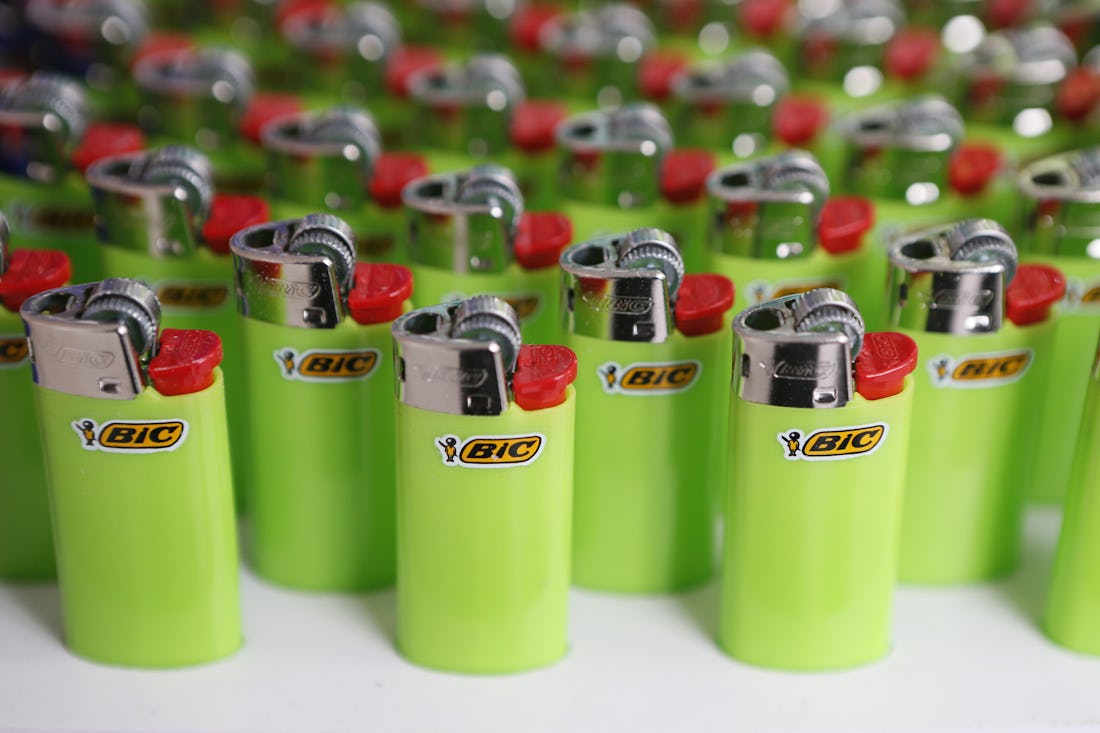 9 Ridiculous Beauty Hacks We Did As Teens In the ‘90s And Early Aughts