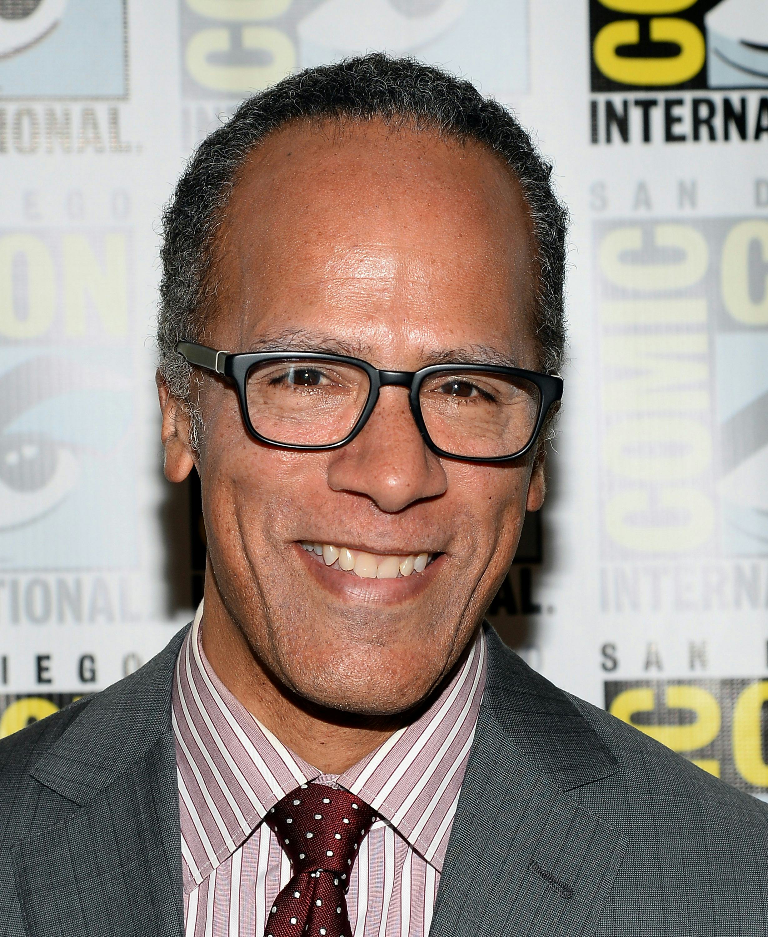 Lester Holt & Son Stefan Share An Adorable Father-Son Moment On-Air ...