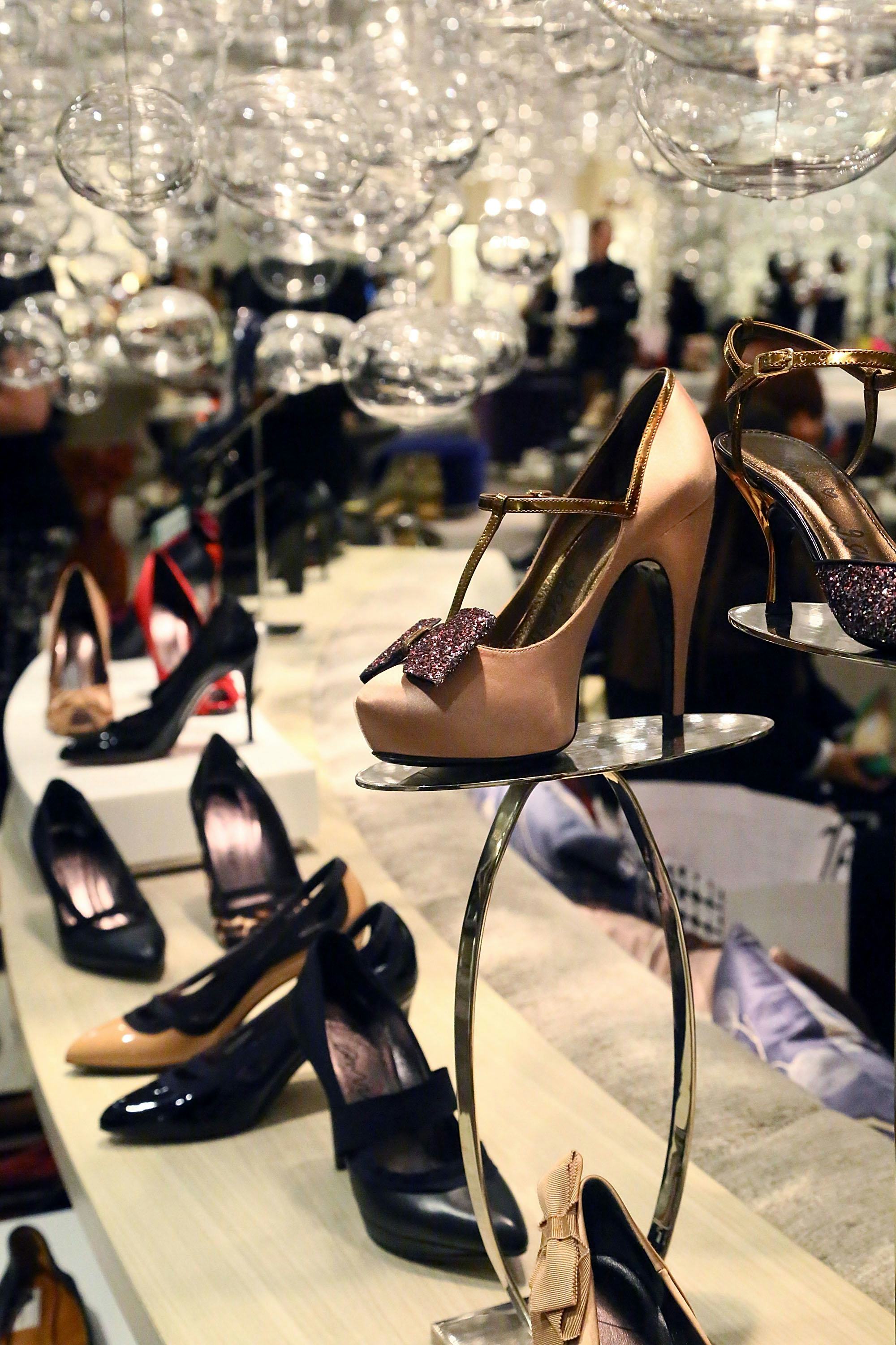 How To Last In Your High Heels At Holiday Parties So You Can Focus On ...