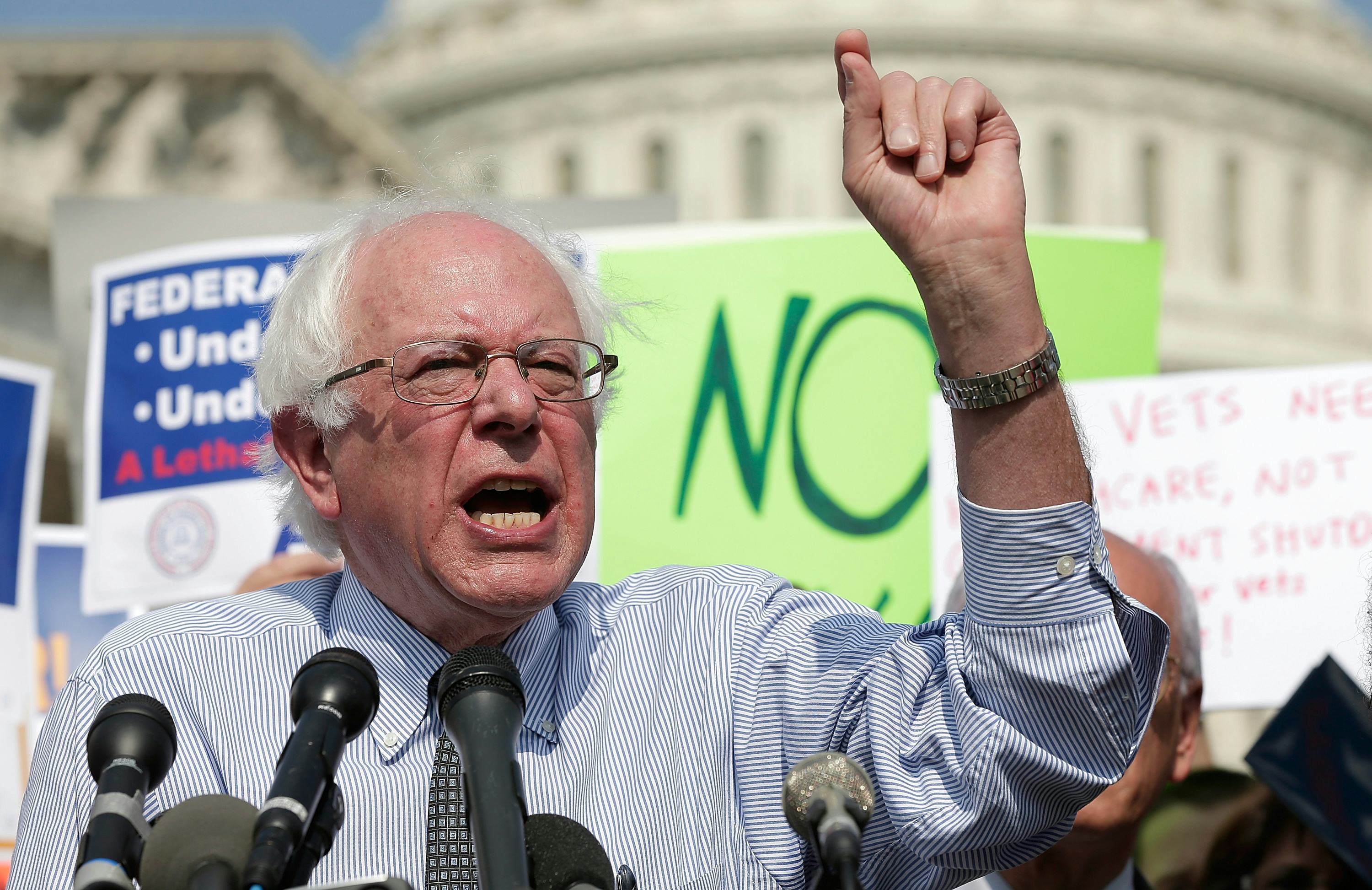 27 Enthusiastic Photos Of Bernie Sanders Looking So Passionate, You'll ...