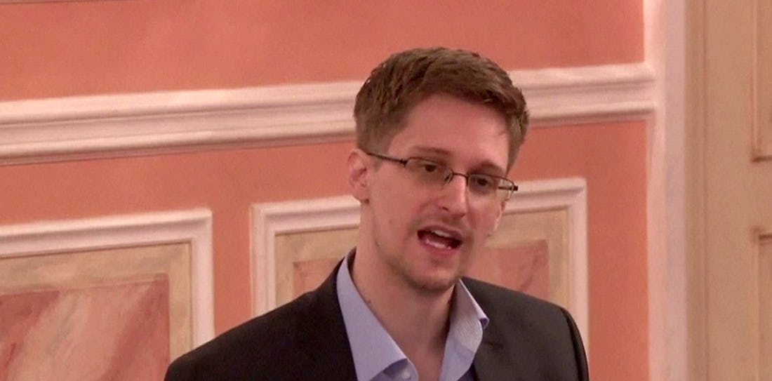 Photos Of The Real 'Snowden' Characters Vs. The Actors Show Some ...