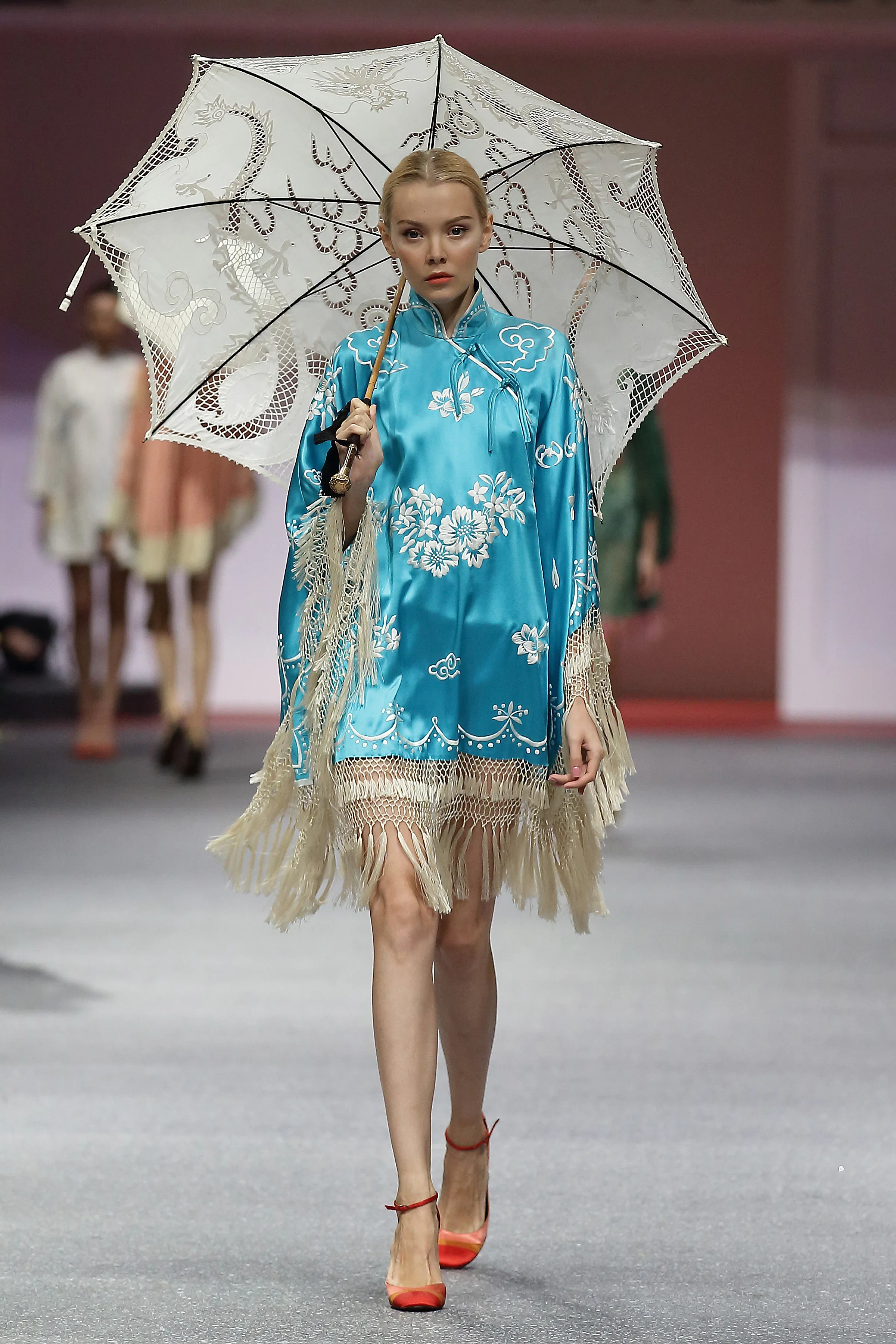 6 Totally Fashionable Umbrellas For Fall Storms